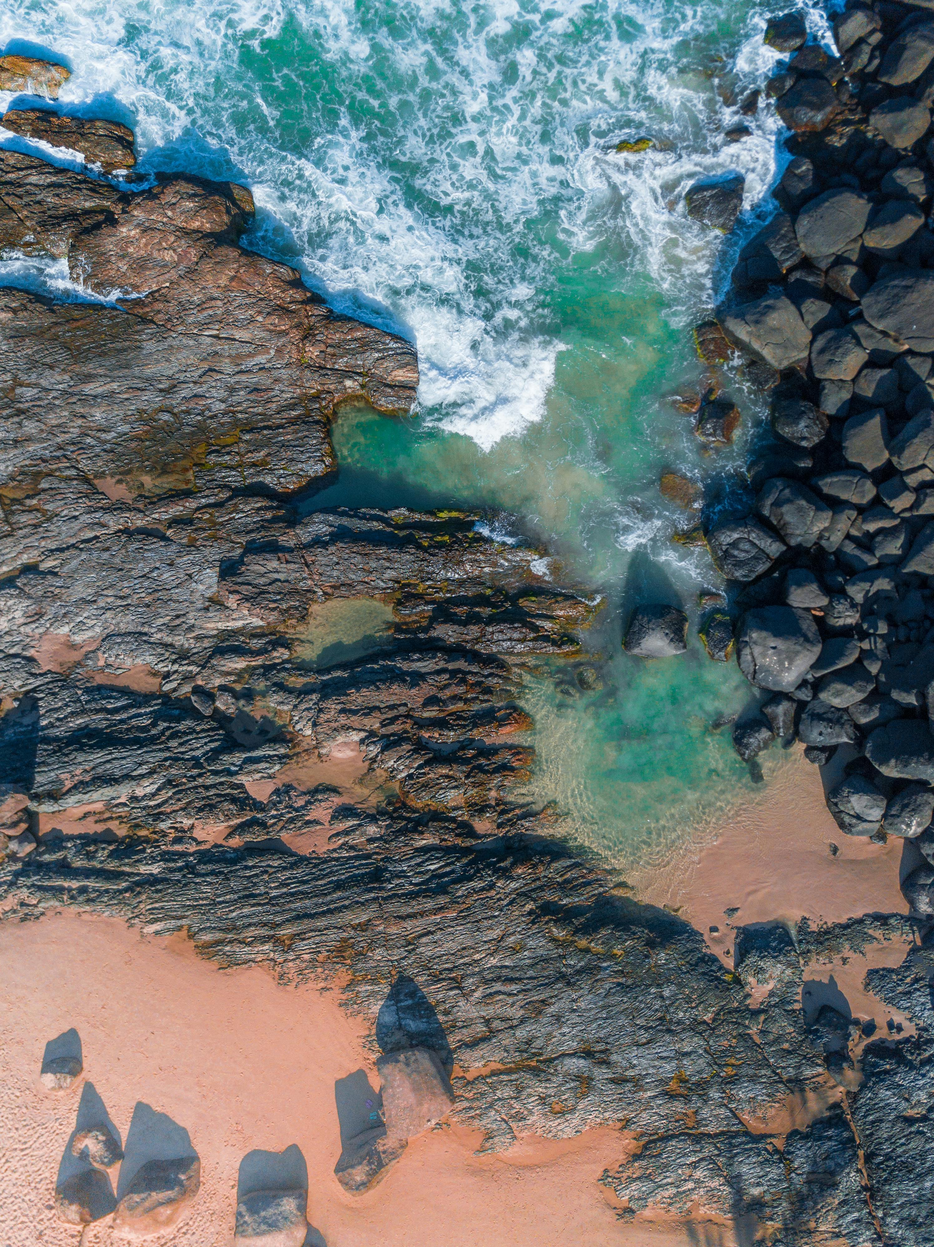 Rocky Shore · Free Stock Photo