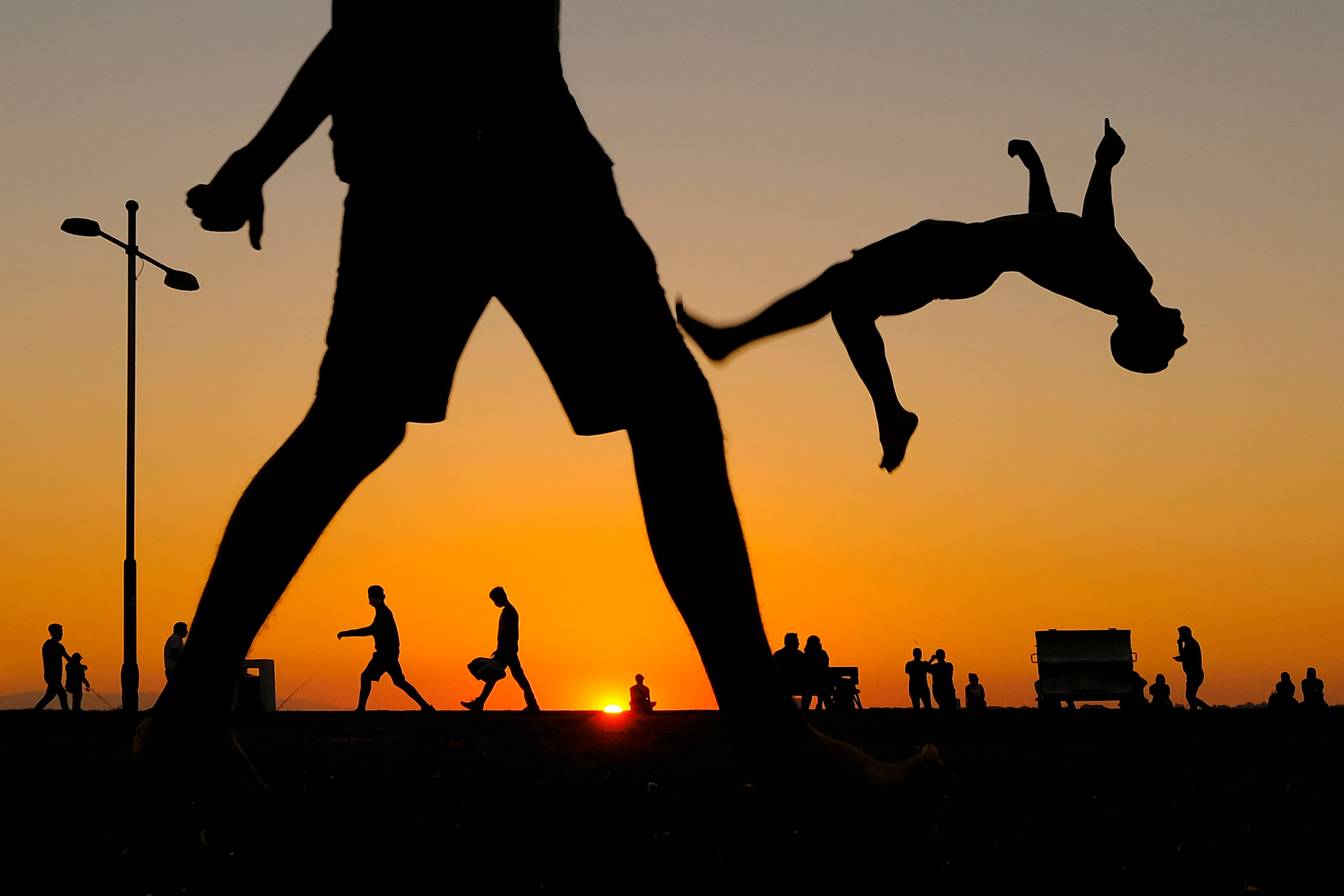 Humor+Silhouette Photos, Download The BEST Free Humor+Silhouette Stock ...