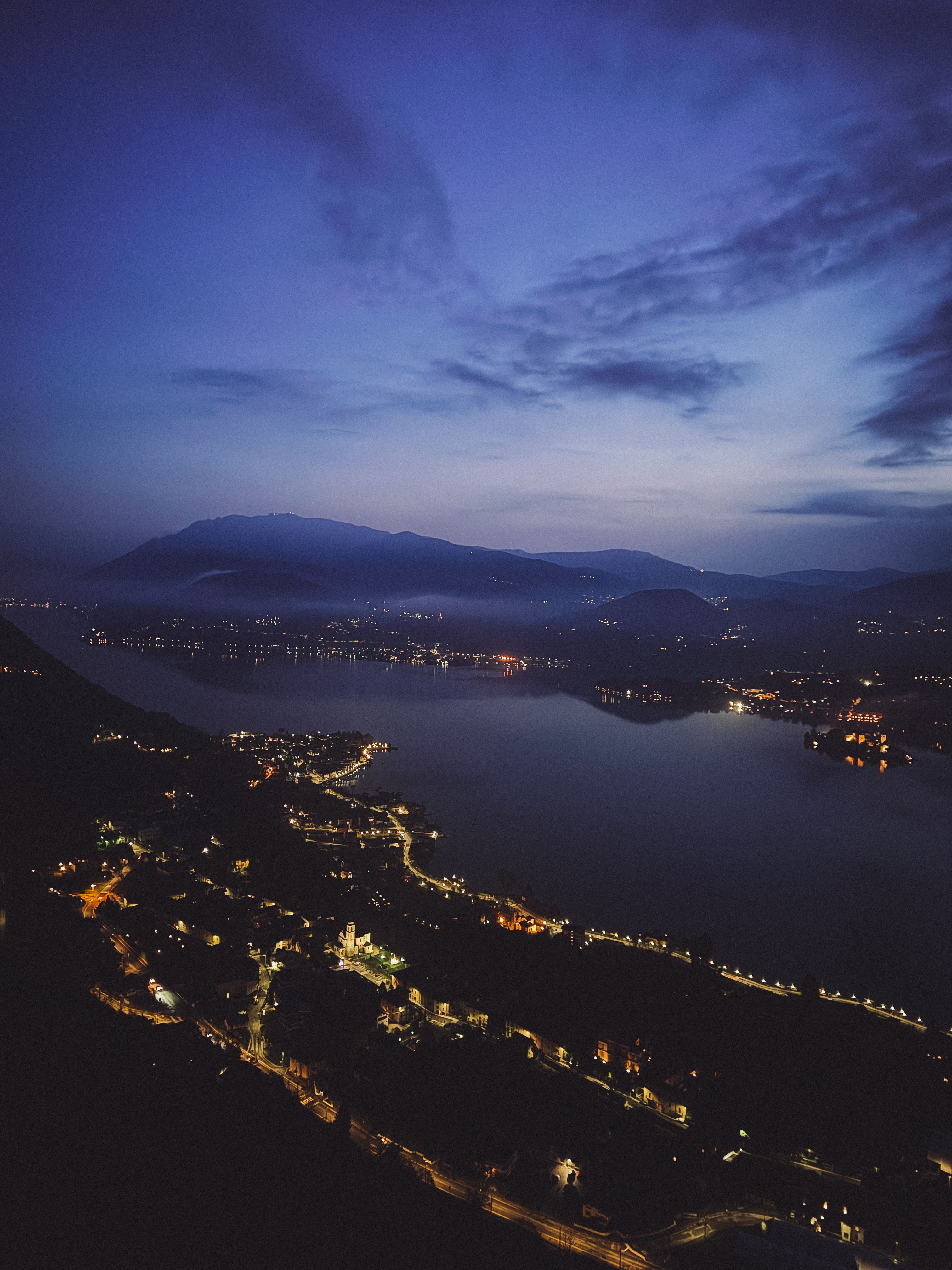 Stunning Twilight View Over Italian Lake · Free Stock Photo