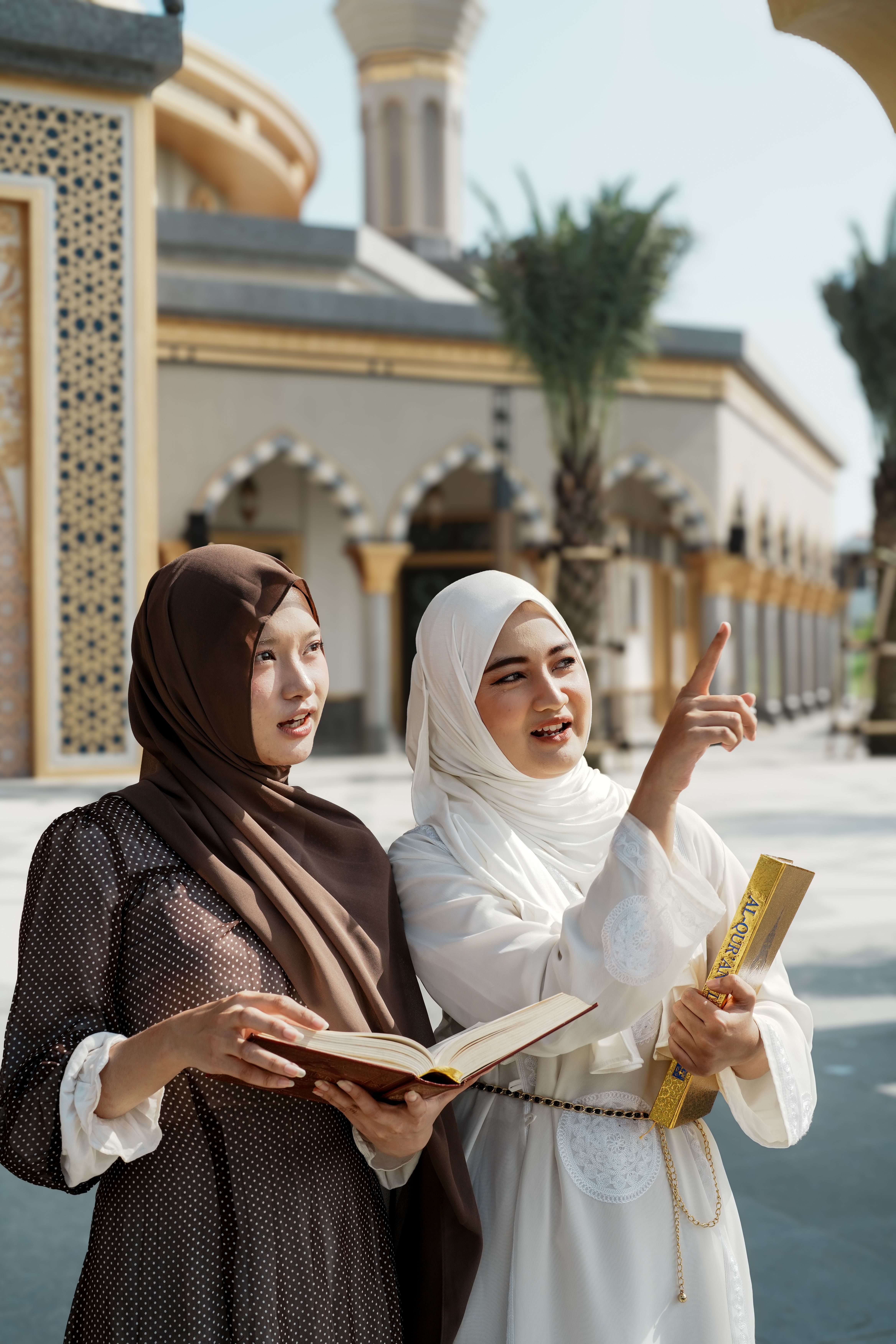 Muslim Student Standing With Islamic Books Photos, Download The BEST ...