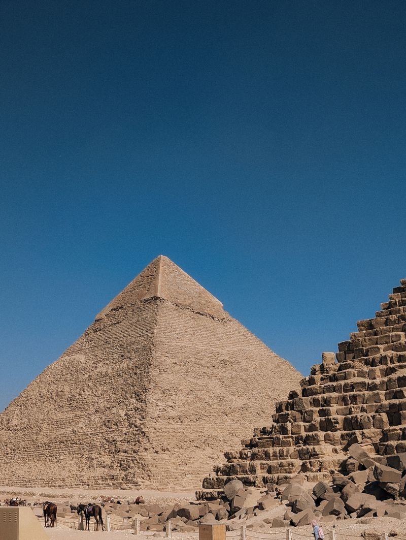 Majestic View of the Great Pyramid of Giza · Free Stock Photo