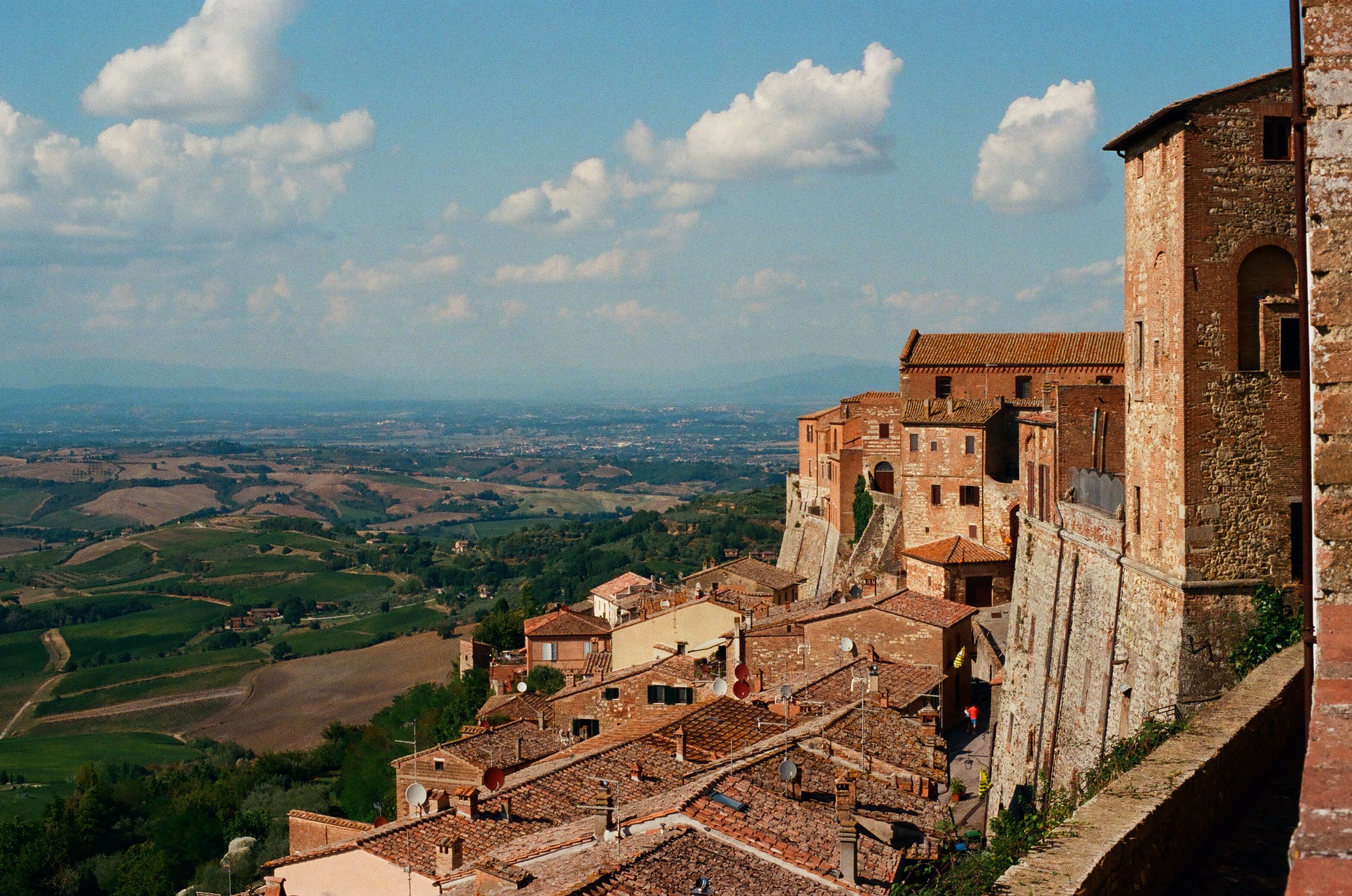 Scenic View of Tuscan Countryside from Hilltop Town · Free Stock Photo
