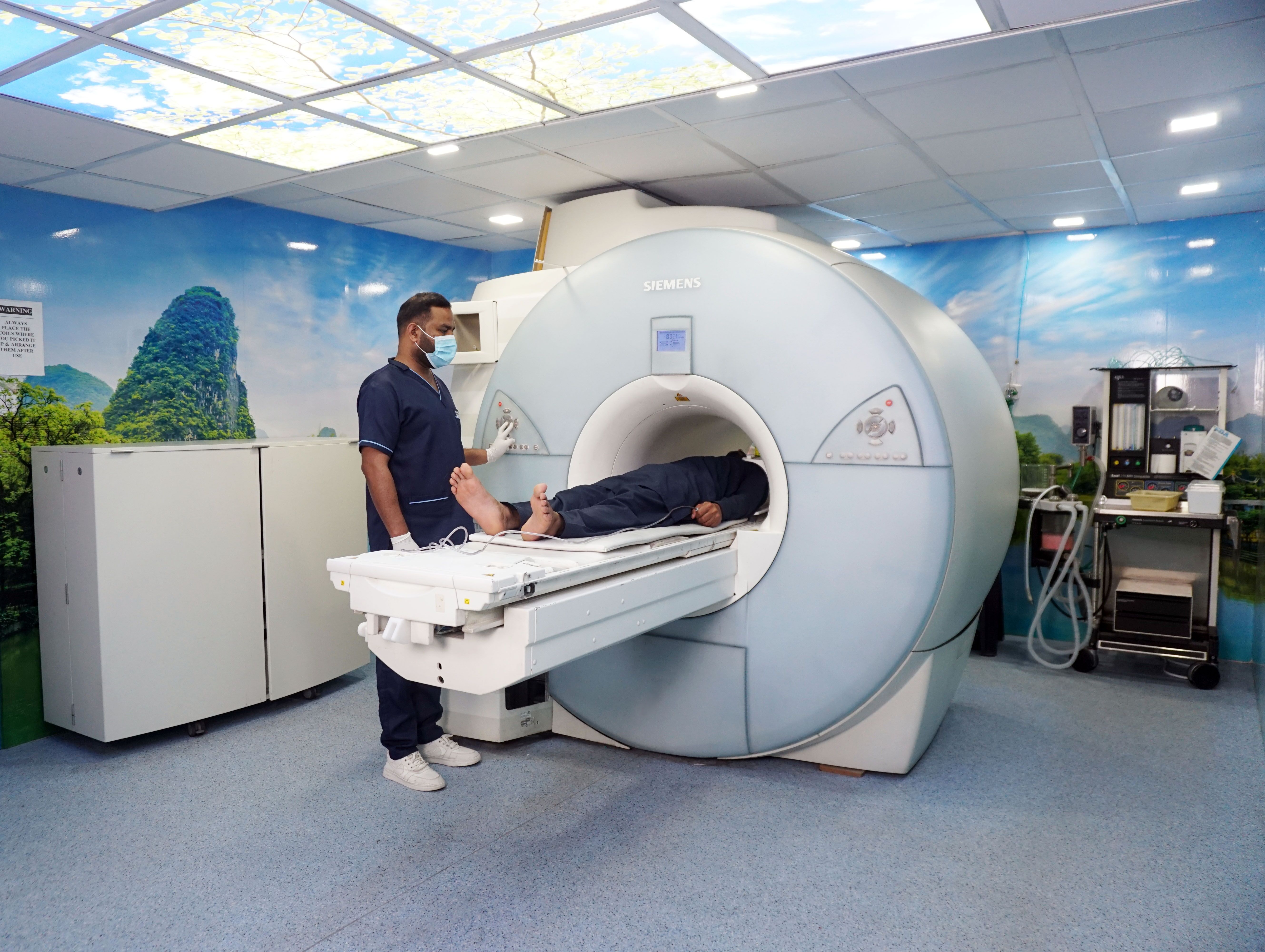Open Mri Machine Photos, Download The BEST Free Open Mri Machine Stock ...