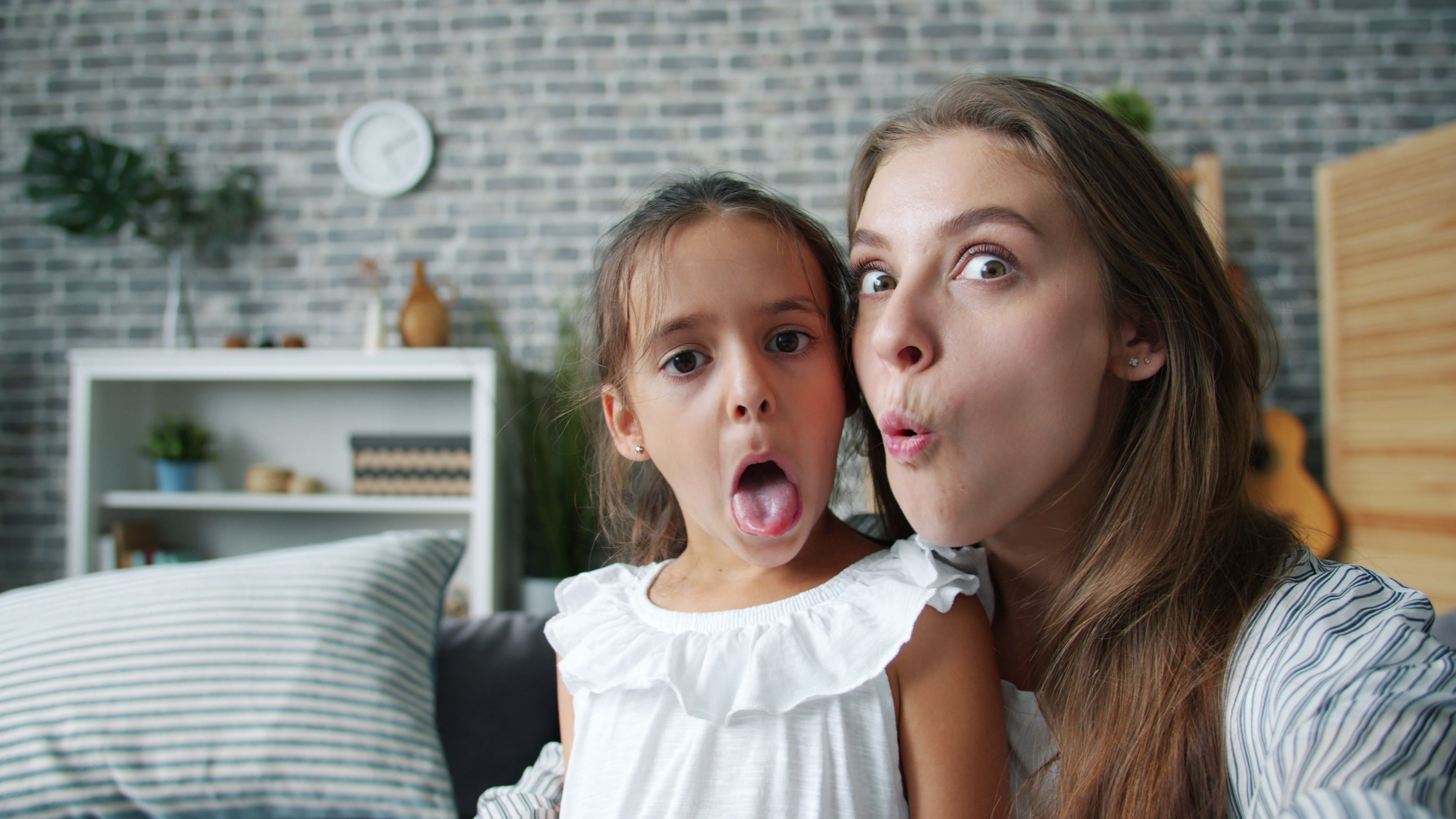 11 902 Fotos Y Imágenes De 3d Stepdaughter Blowjob Gratis Banco De