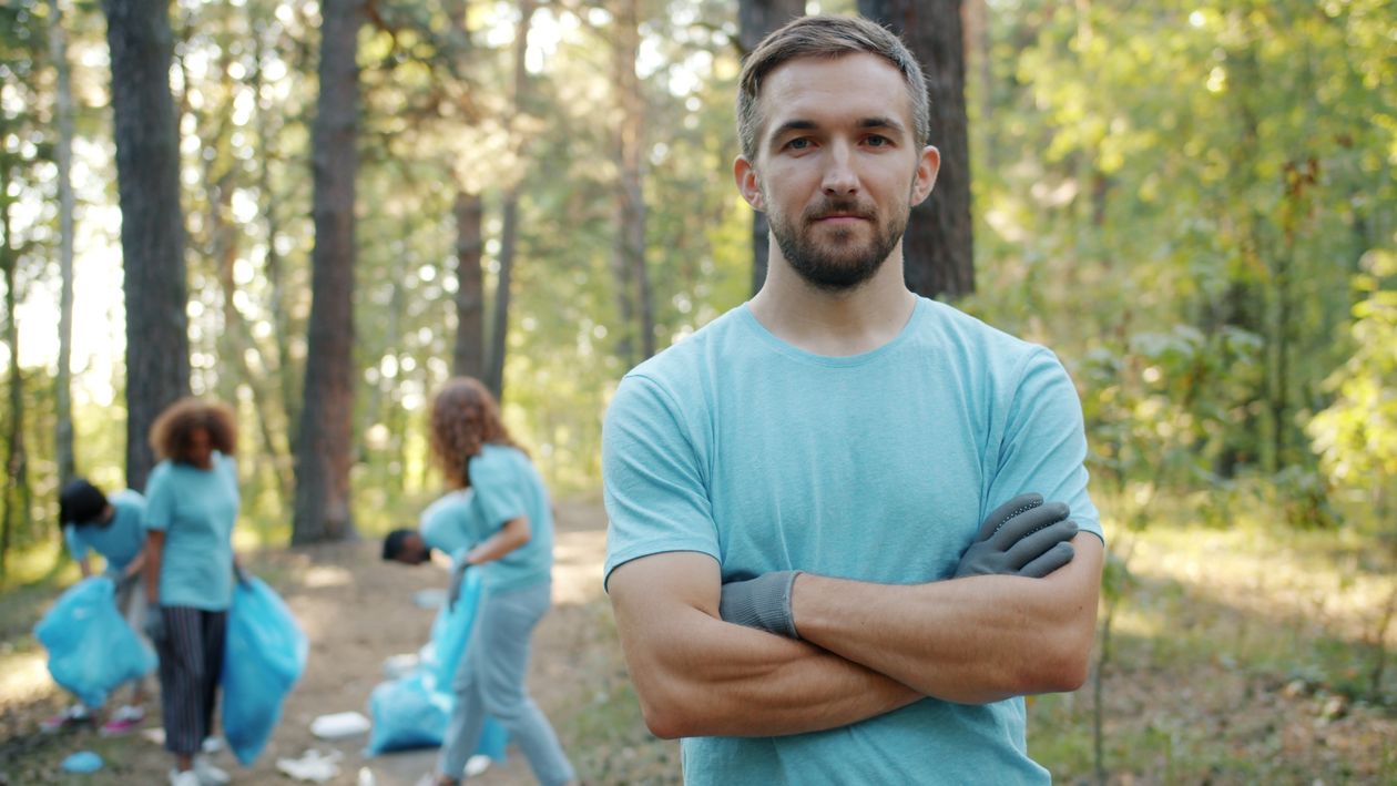 Volunteers Cleaning Forest - Community Service Initiative · Free Stock ...