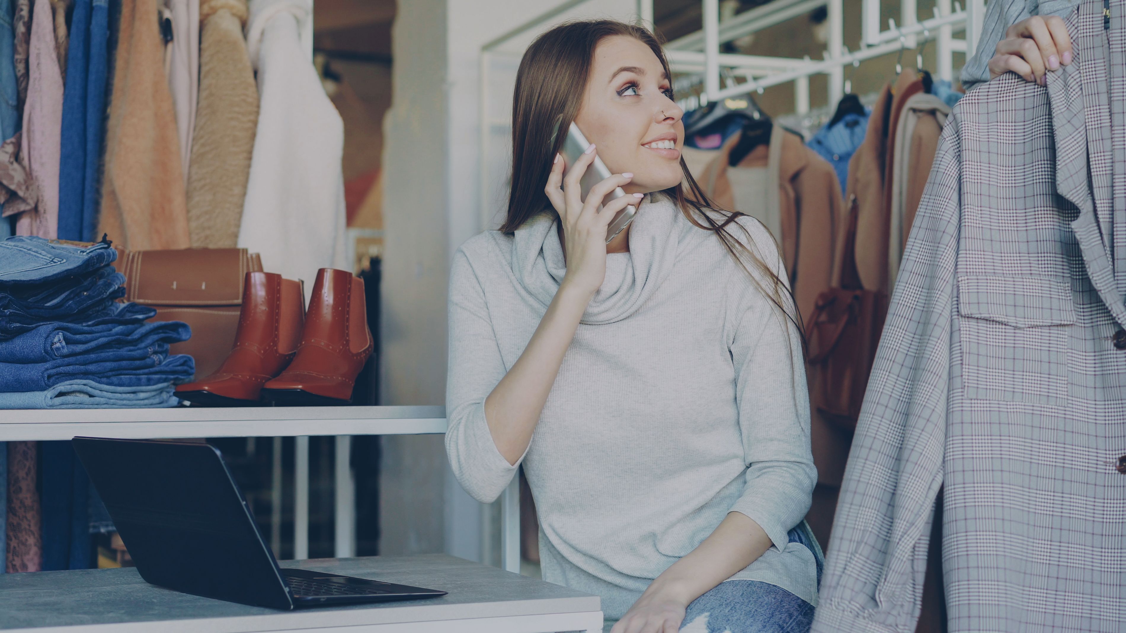 Customer Loyalty Program Phone Photos, Download The BEST Free Customer ...
