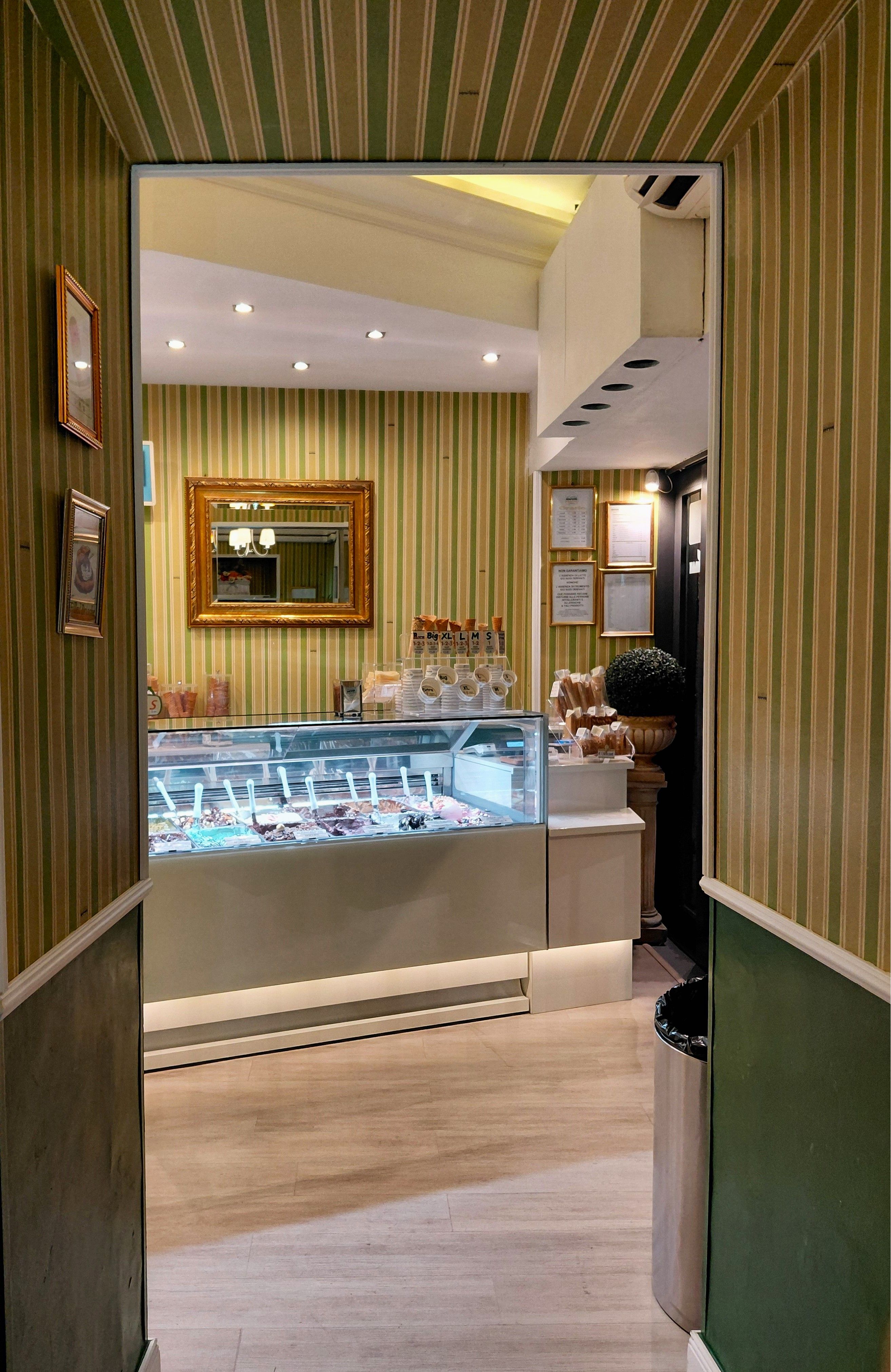 Interior of Ice Cream Shop · Free Stock Photo