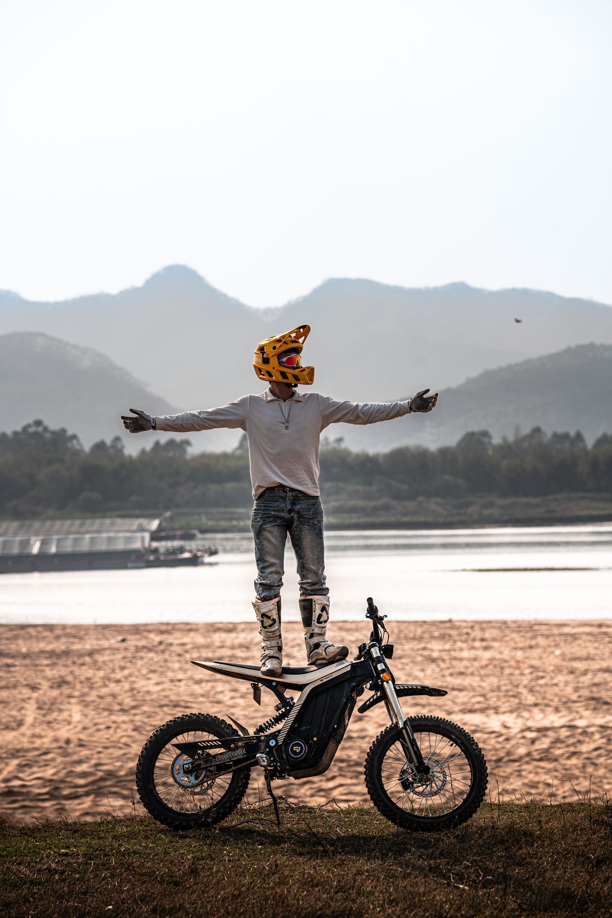 Surron Light Bee X Photos, Download The BEST Free Surron Light Bee X ...