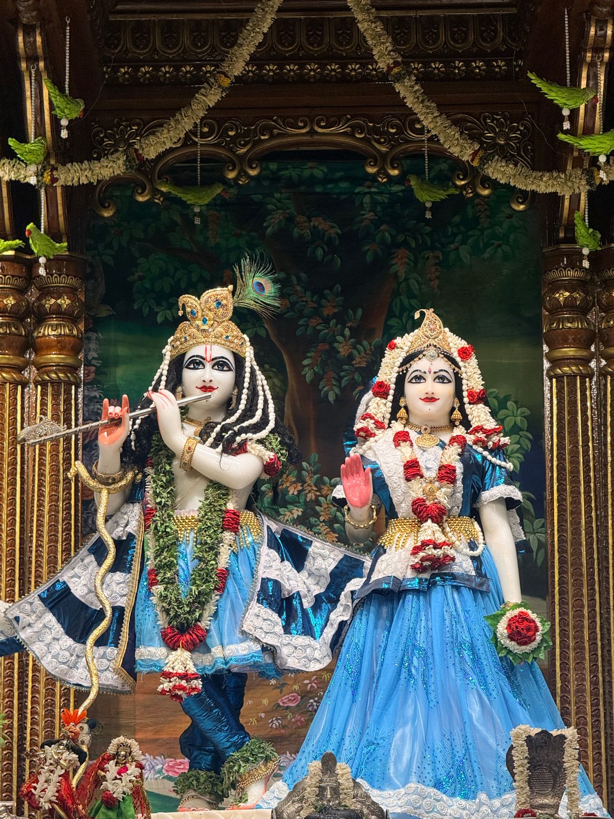 Hd Radha Krishna Vrindavan Iscon Temple Wallpapers Photos, Download The ...