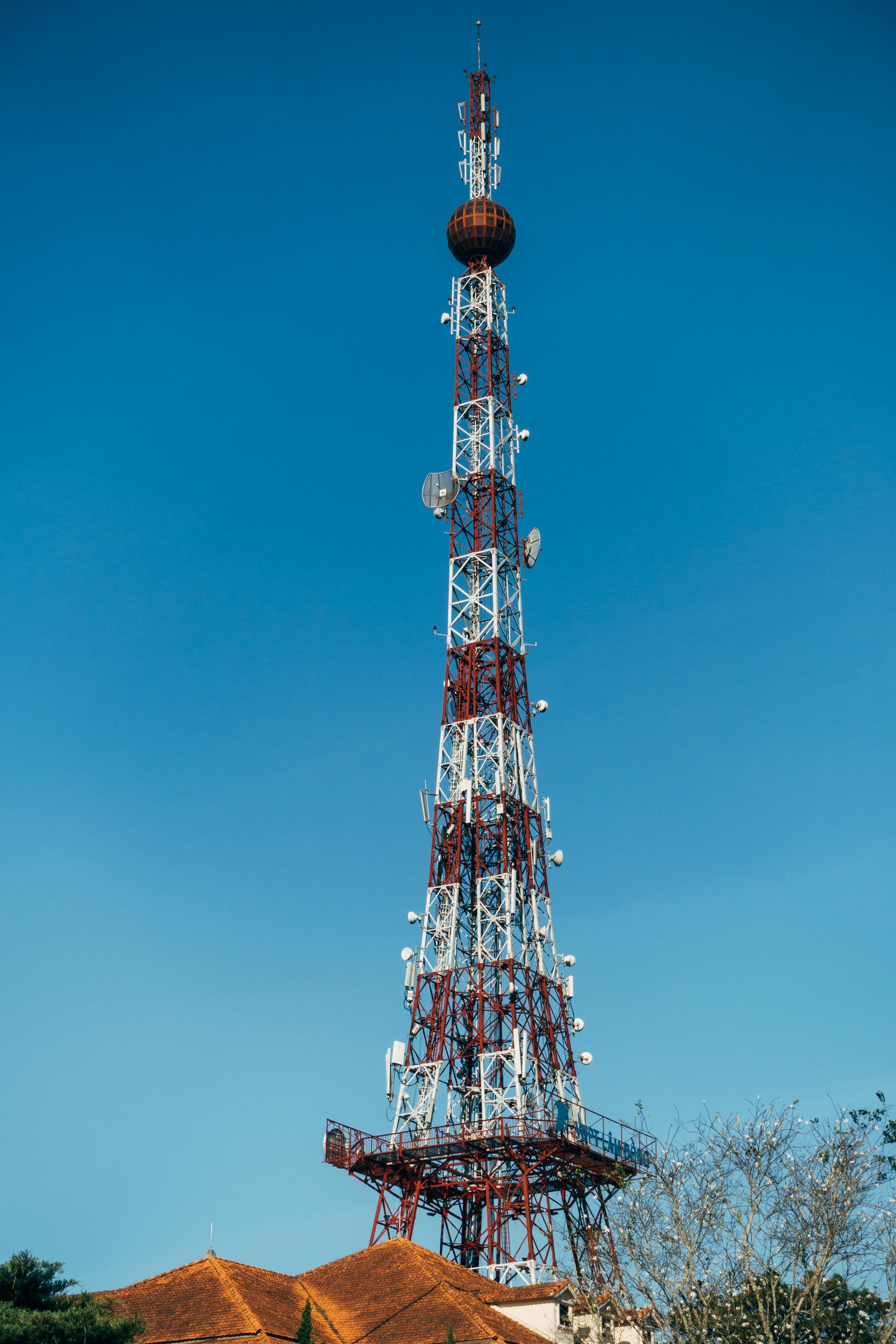 Satellite Tower under Blue Sky · Free Stock Photo