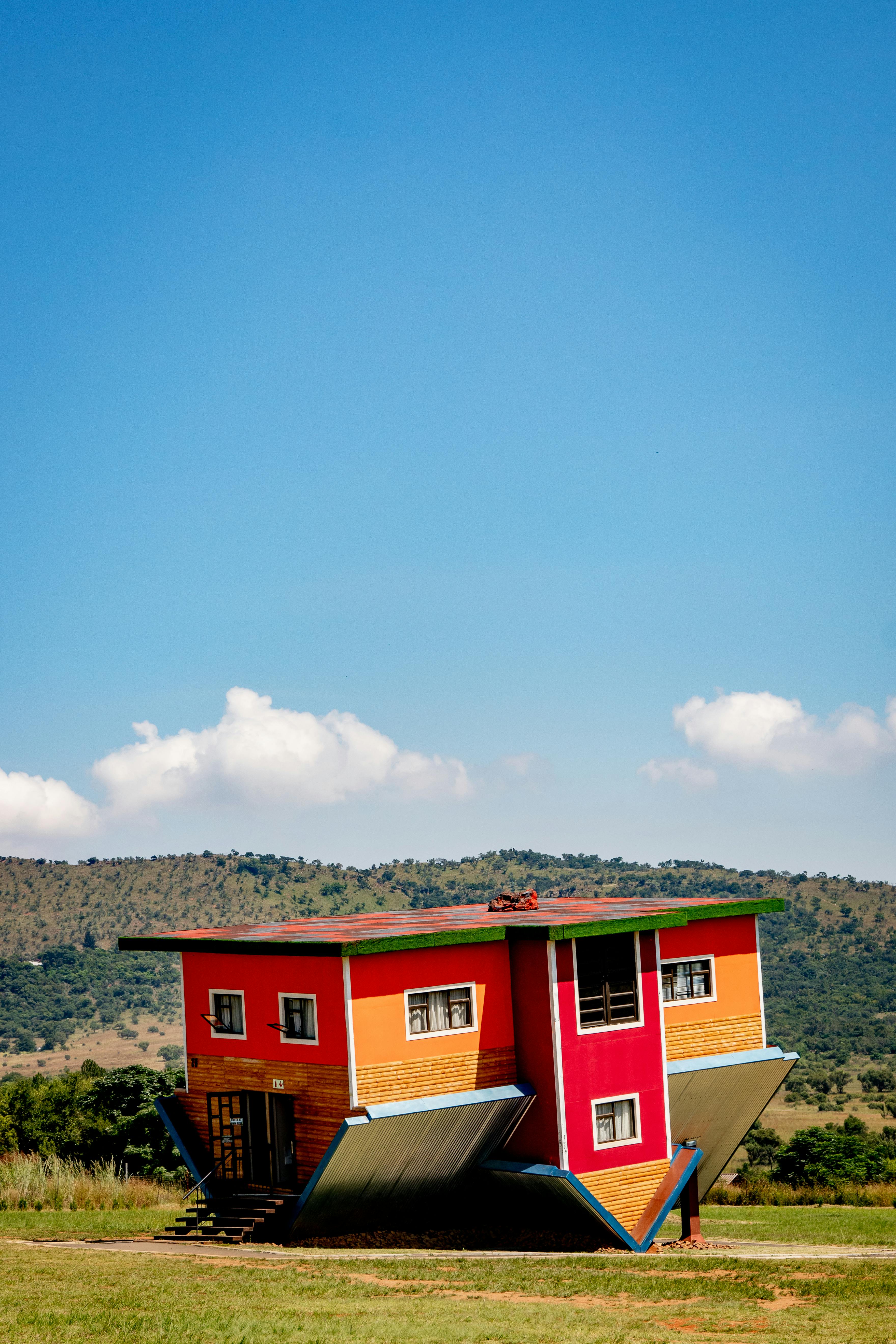 Upside Down House · Free Stock Photo