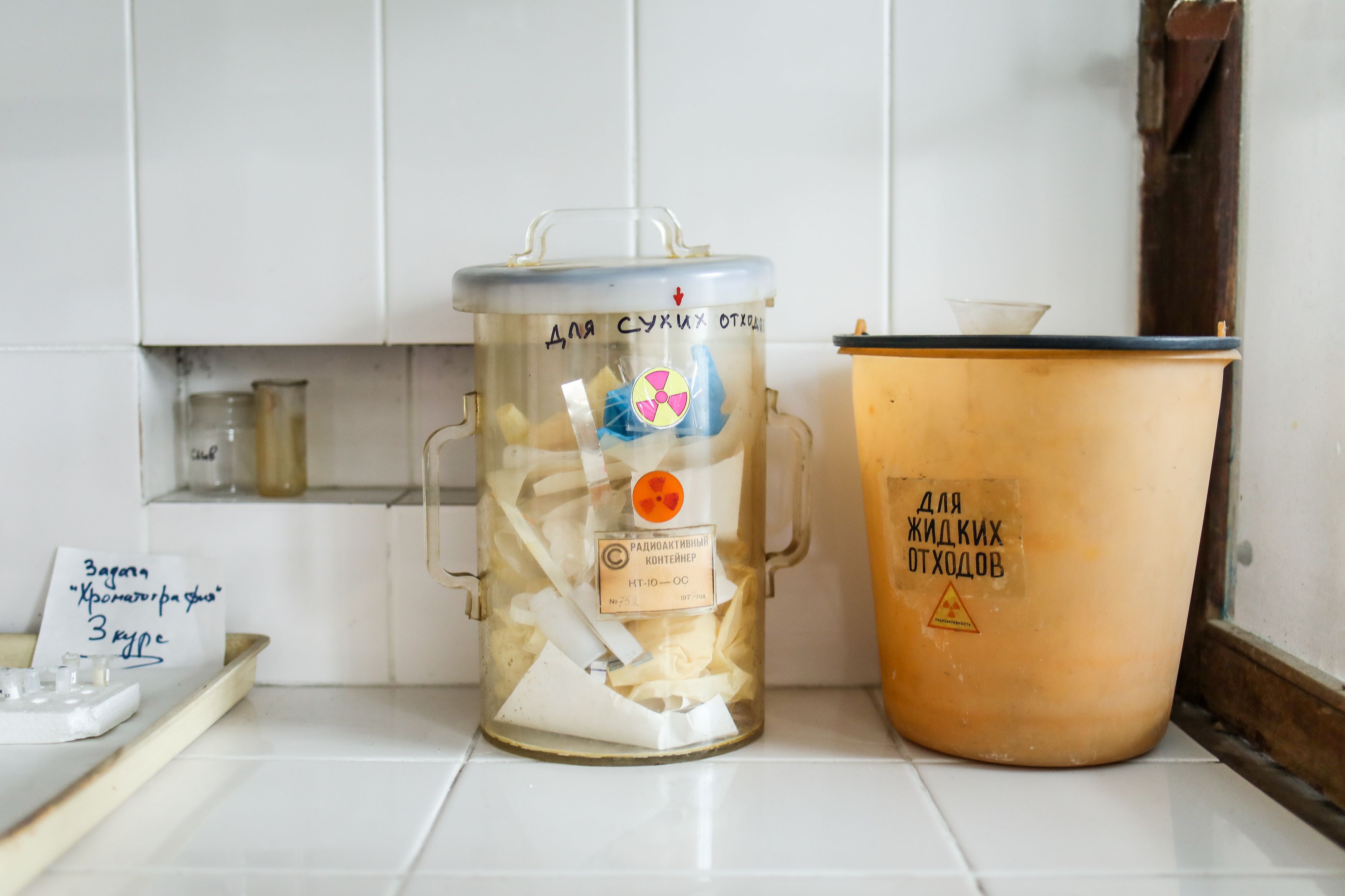Toxic Waste in Laboratory · Free Stock Photo