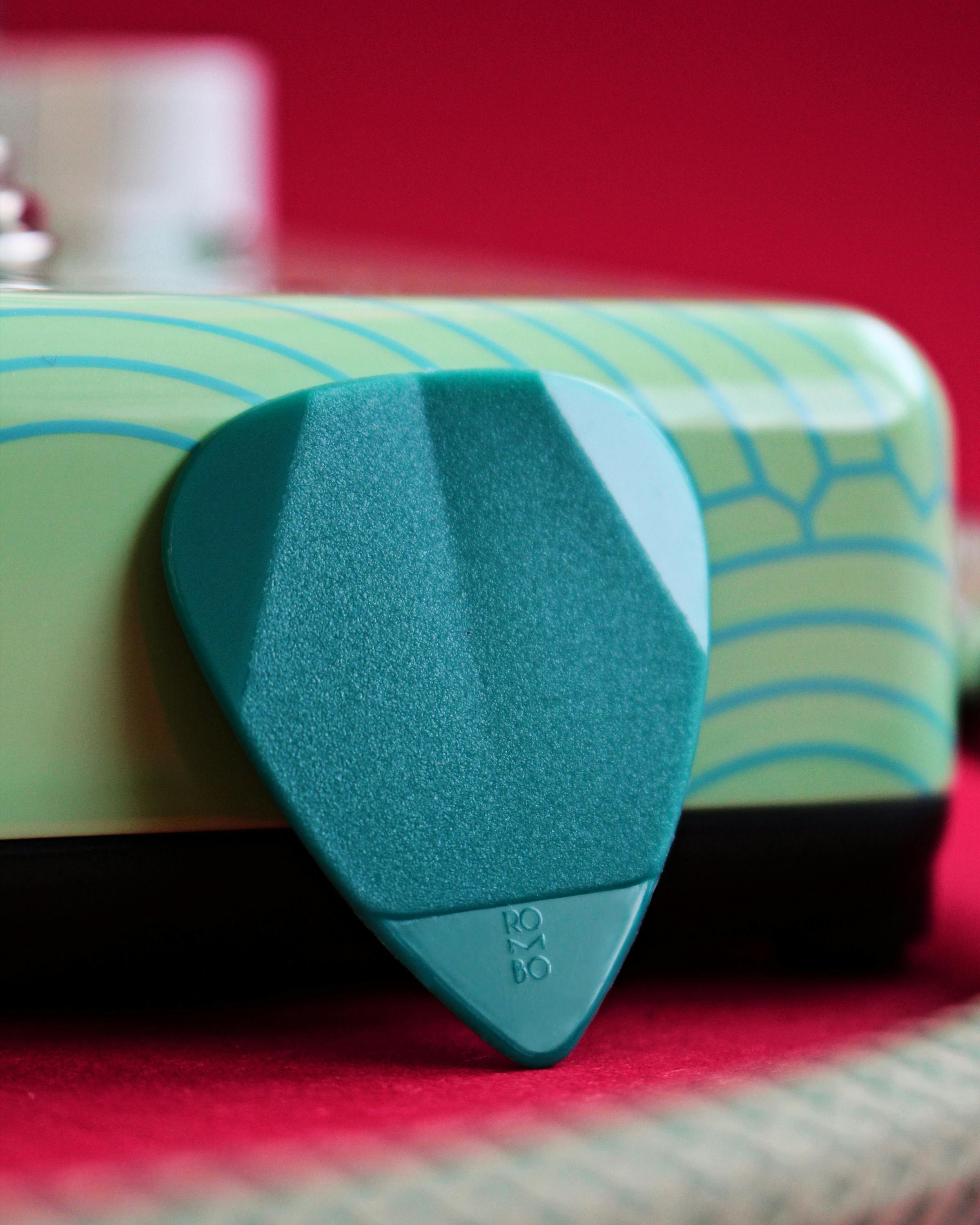 Guitar Pick Photos, Download The BEST Free Guitar Pick Stock Photos ...