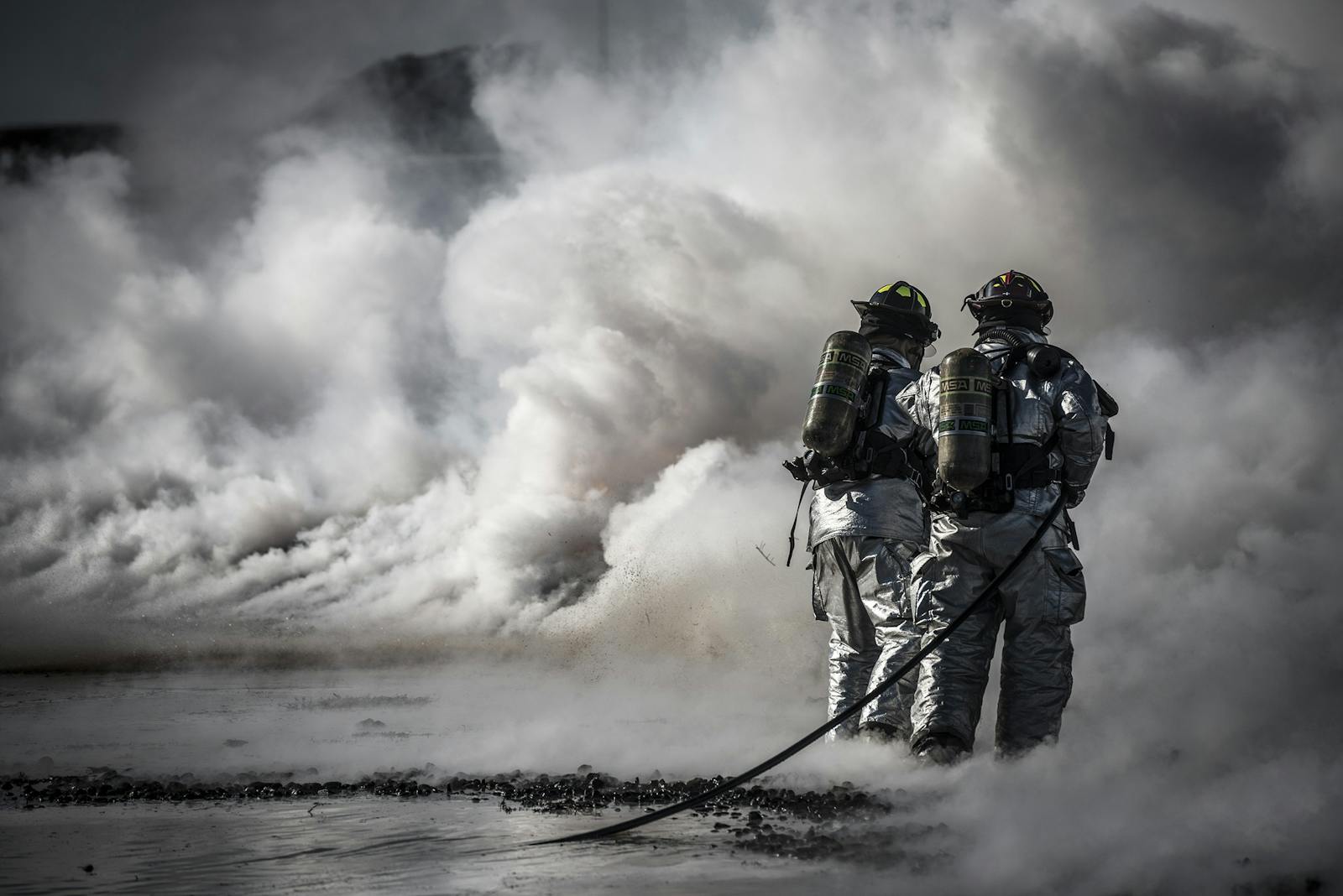 Firefighters Photos, Download The BEST Free Firefighters Stock Photos ...