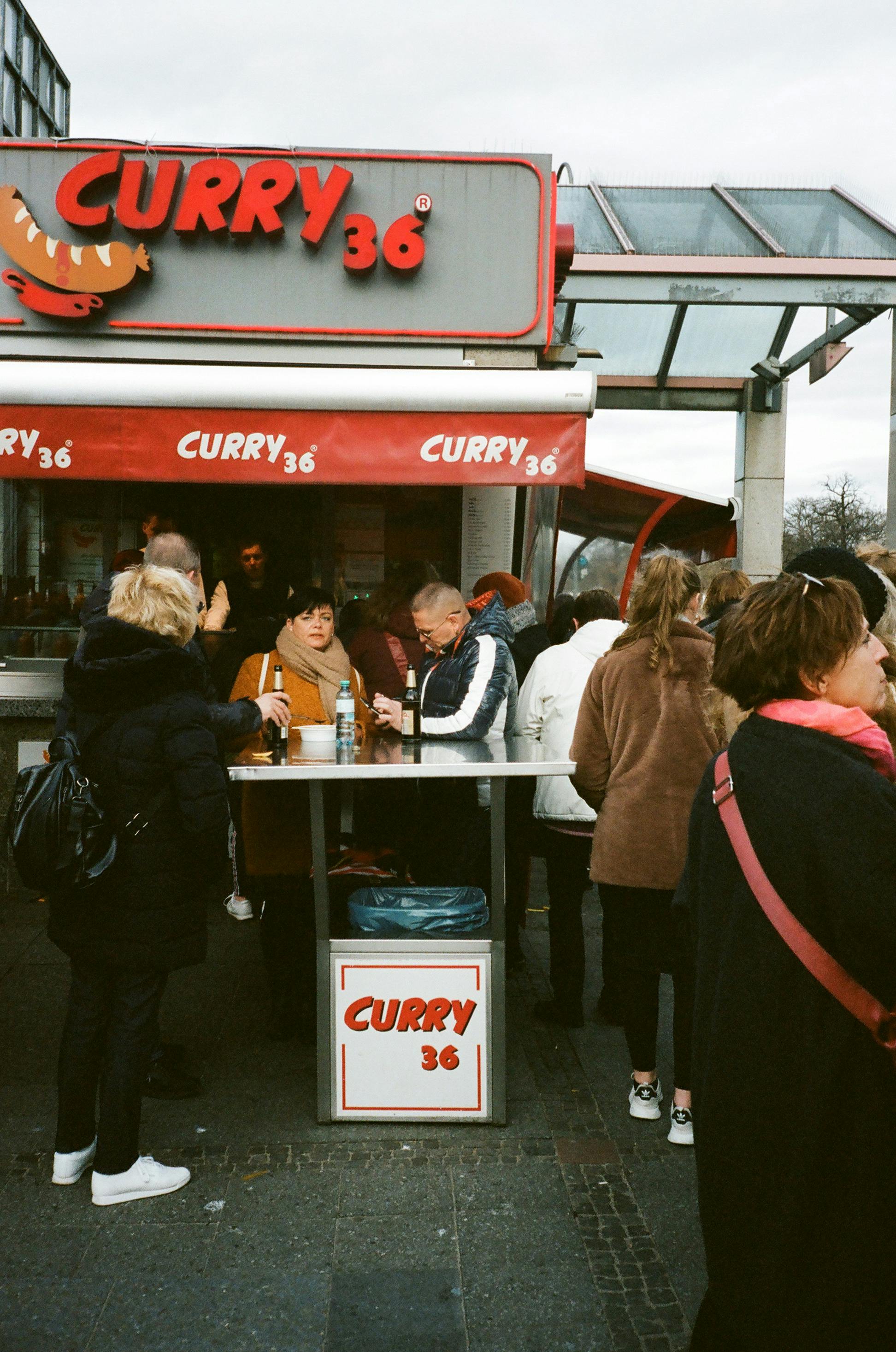 Fast Food Crowd Photos, Download The BEST Free Fast Food Crowd Stock ...
