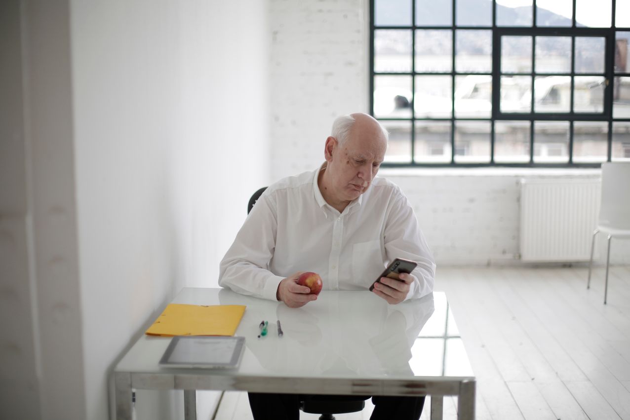 How to Message People on Instagram: A Step-by-Step Guide