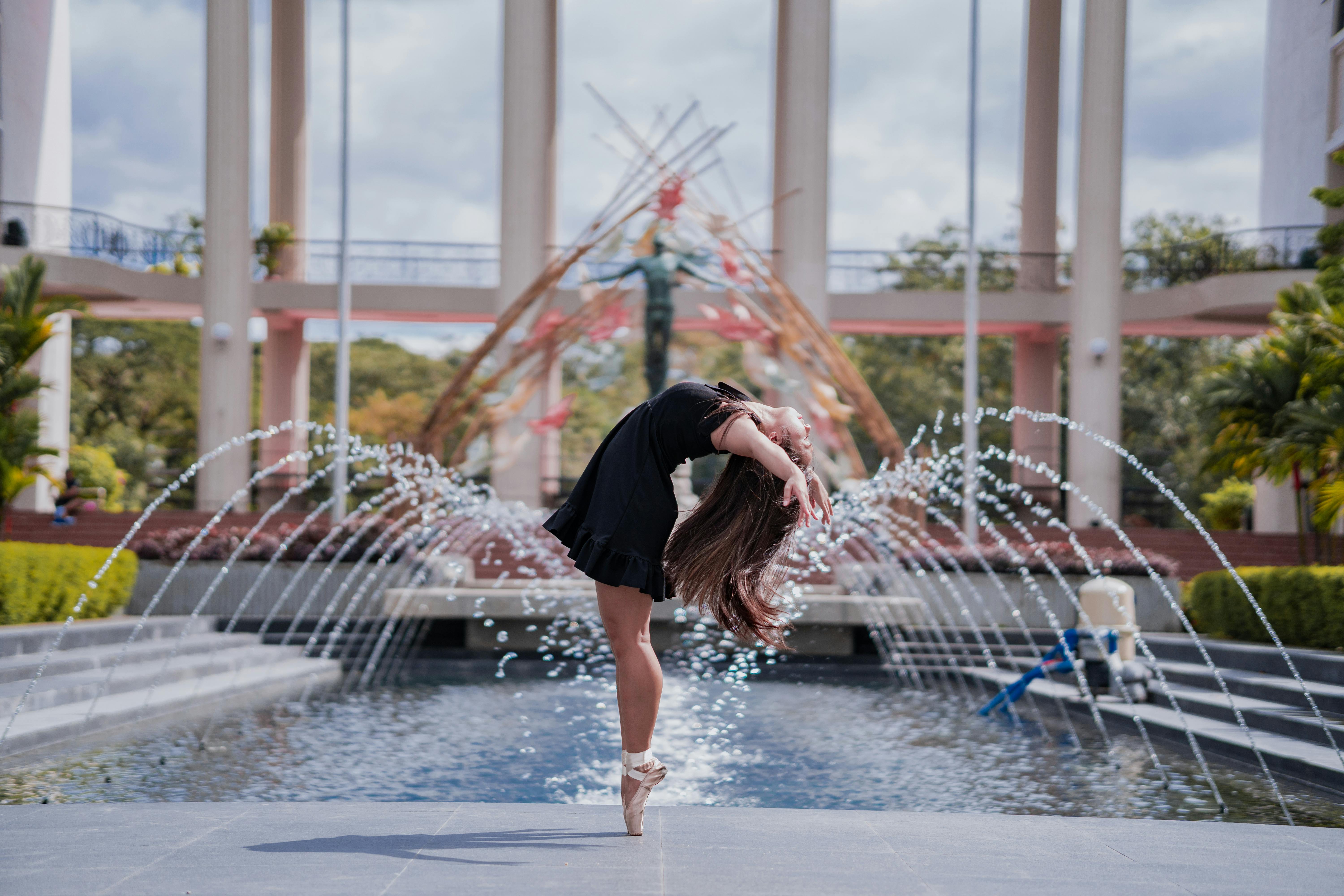 Woman Doing Ballet Pose · Free Stock Photo