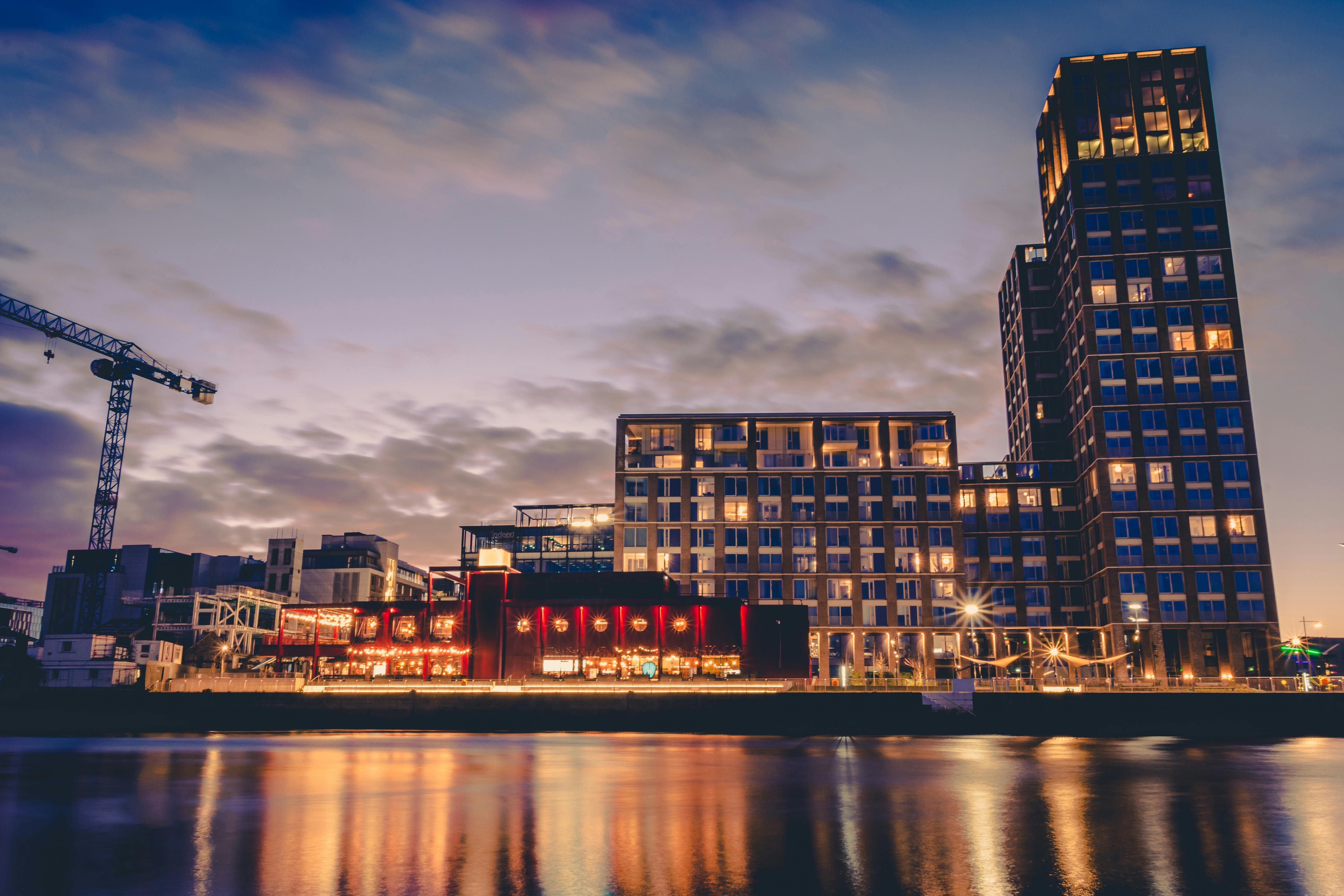 Waterfront Building · Free Stock Photo