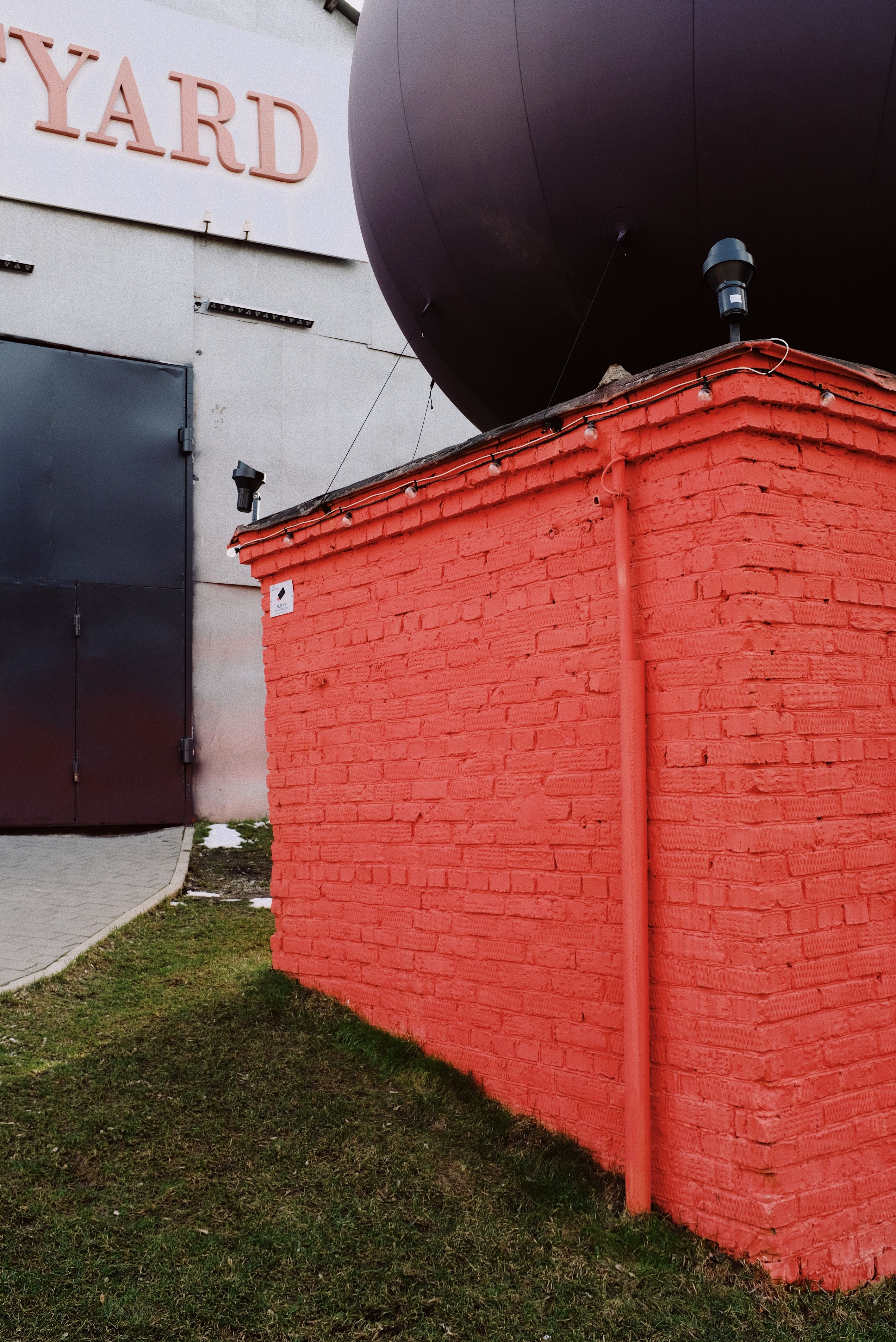 Big Red Door Photos, Download The BEST Free Big Red Door Stock Photos ...