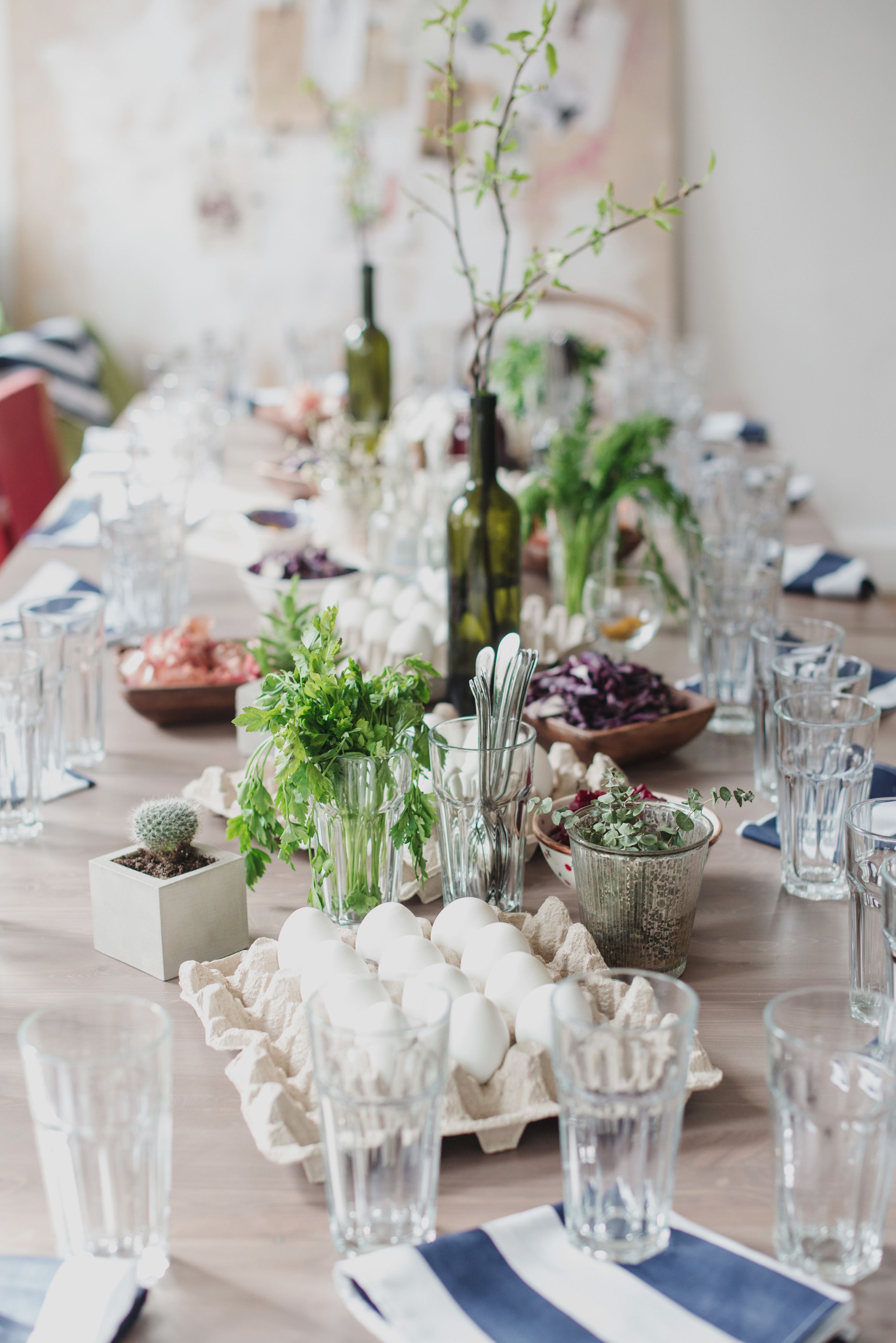 Dinnerware on Table Top · Free Stock Photo