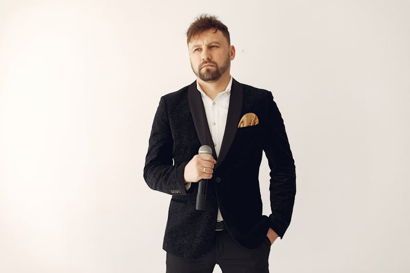 ต้องการพิธีกร พิธีกร-DJ-VJ - รวมงานวงการบันเทิง