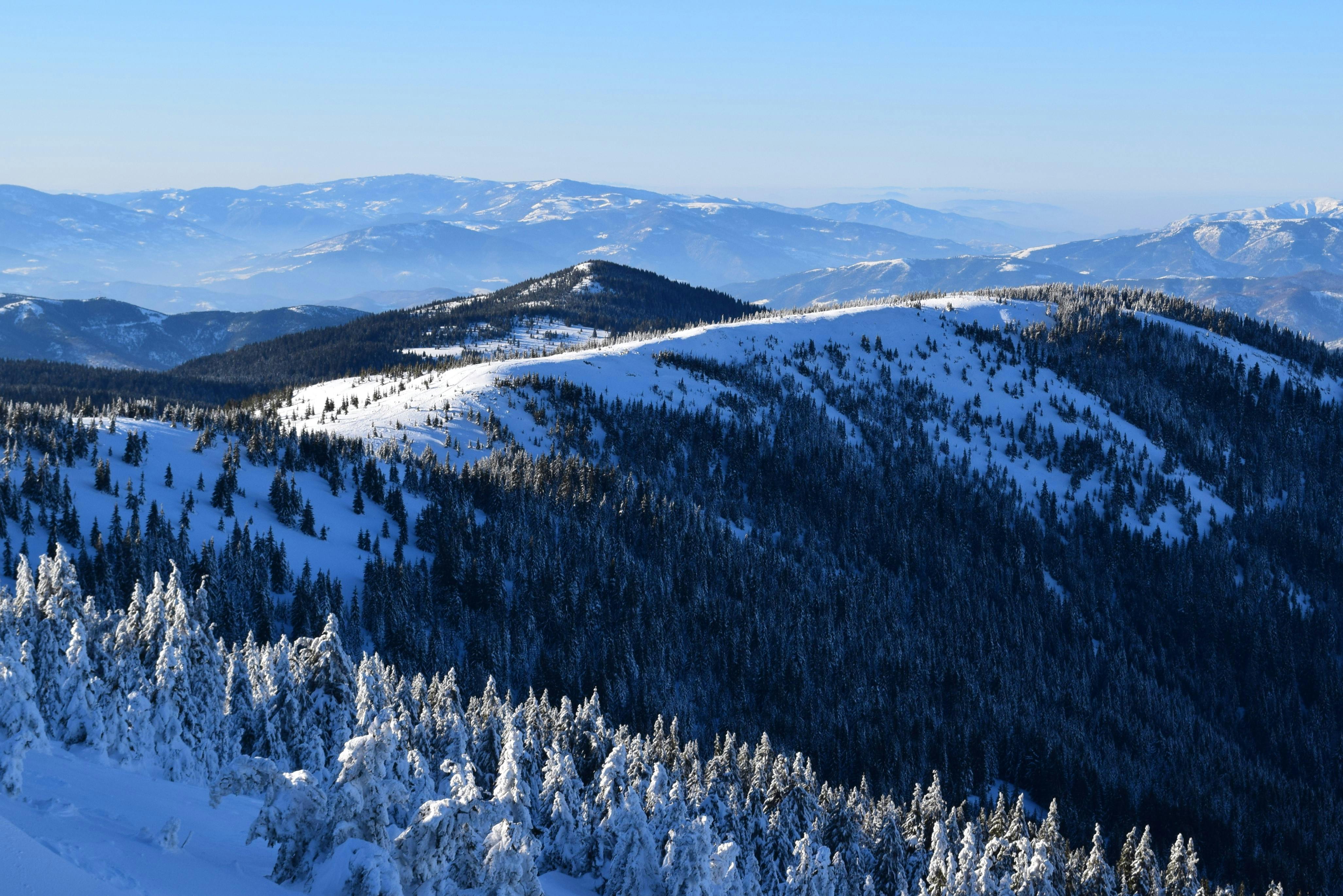 Snowcapped Mountain · Free Stock Photo