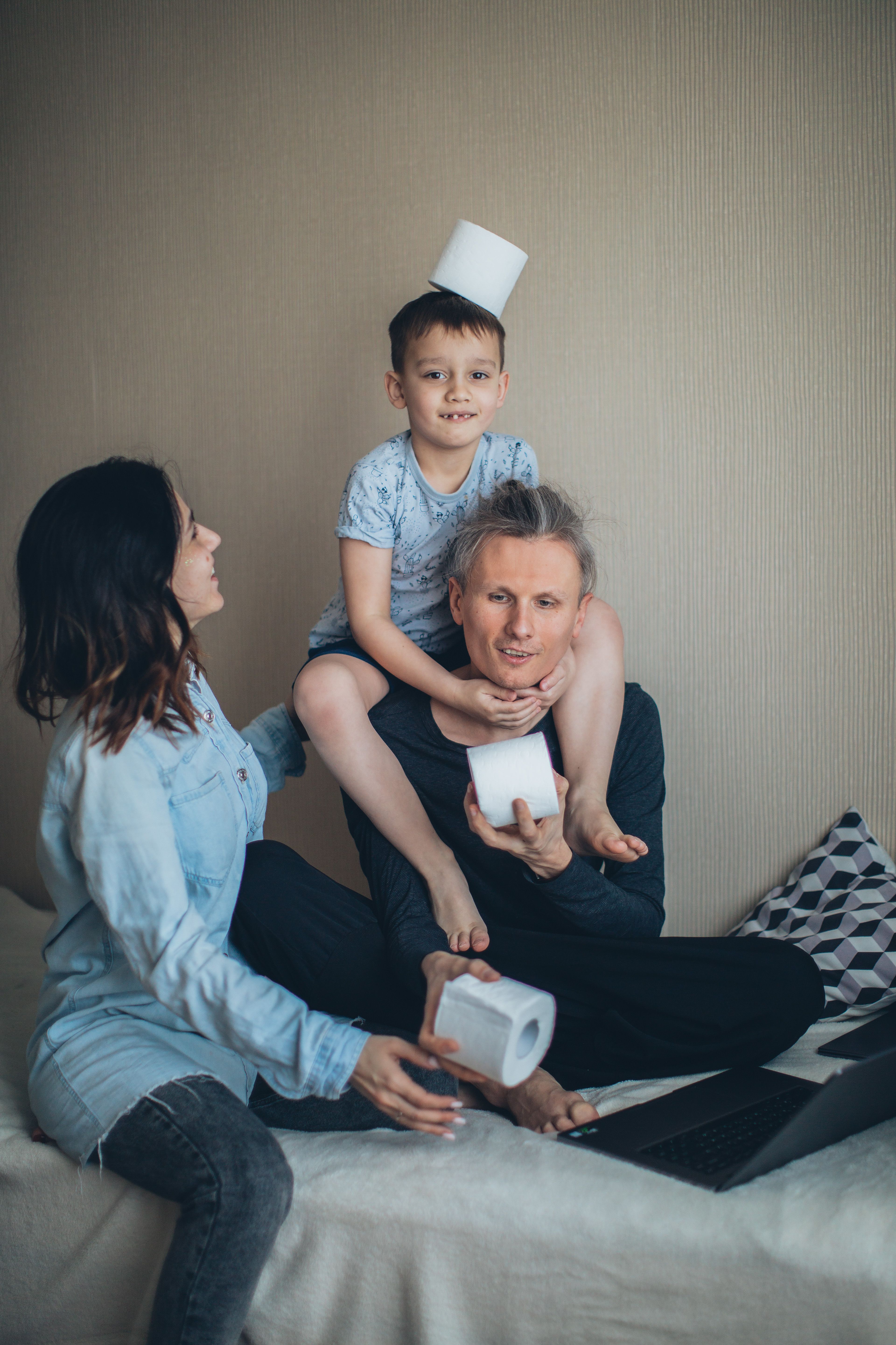 Family Piggy Bank Photos, Download The BEST Free Family Piggy Bank ...