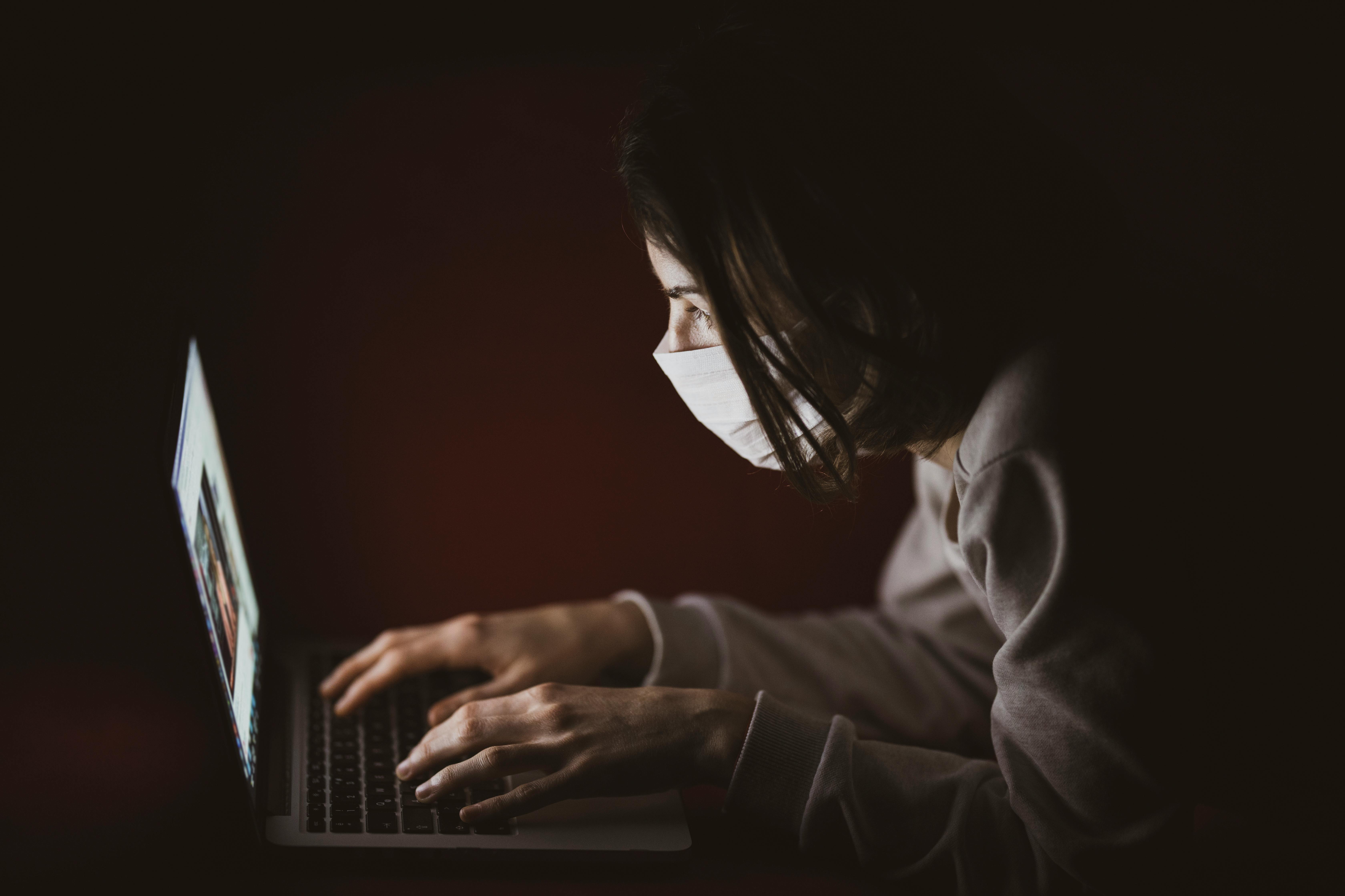 Person On Laptop In Dark Photos, Download The BEST Free Person On ...