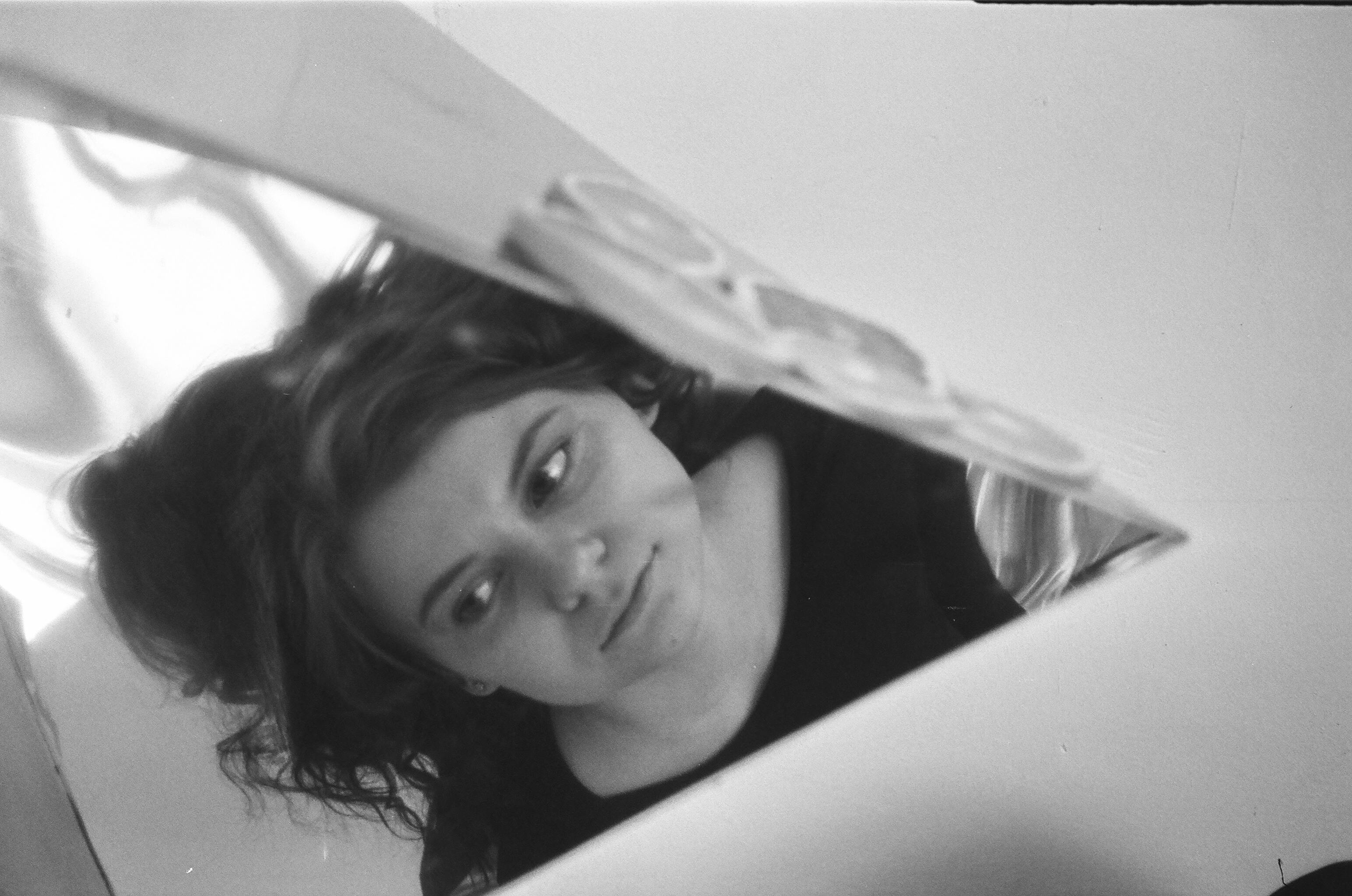 Look In Mirror Photos, Download The BEST Free Look In Mirror Stock ...