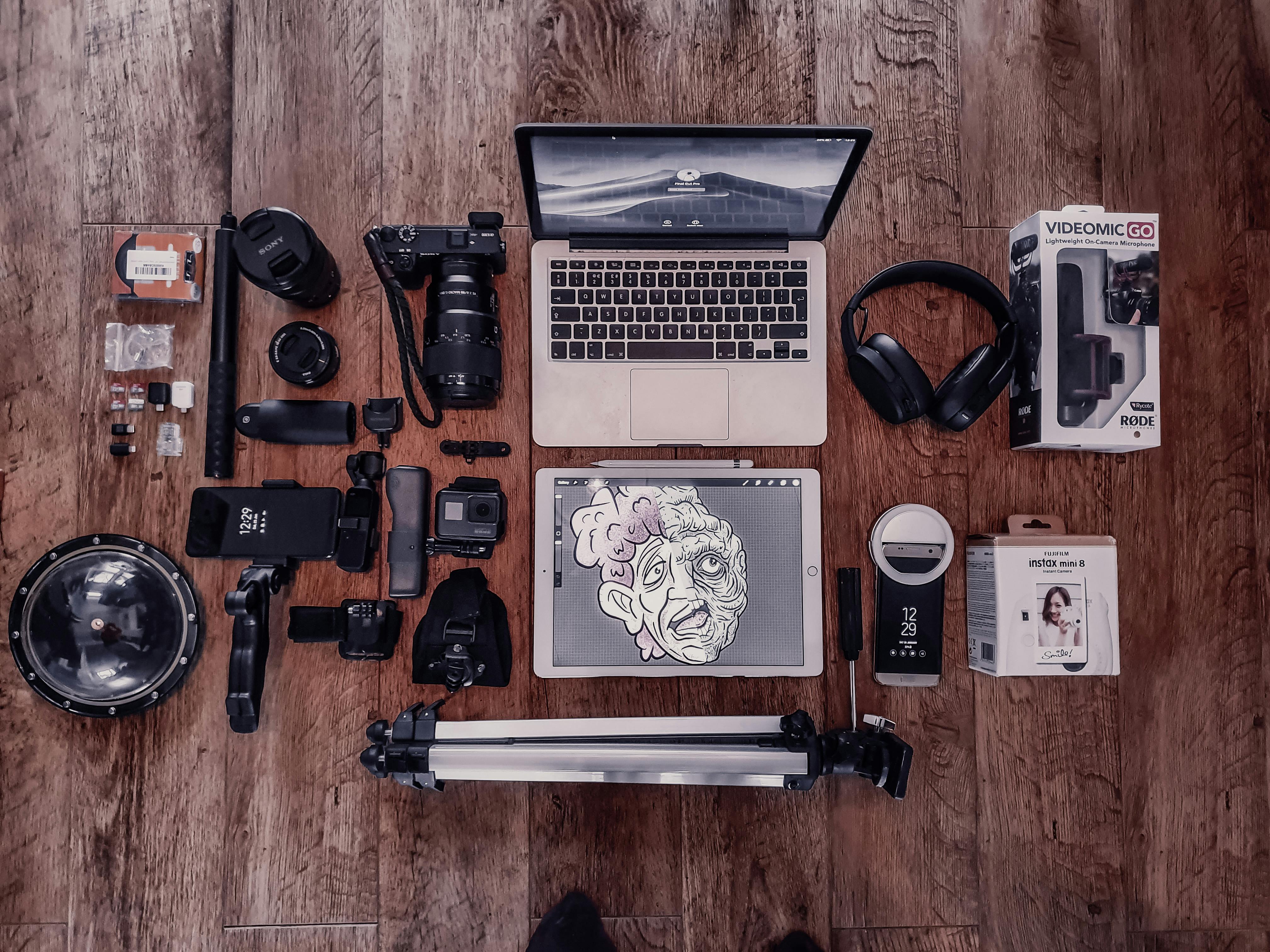 Set of equipment of professional photographer and blogger · Free Stock ...