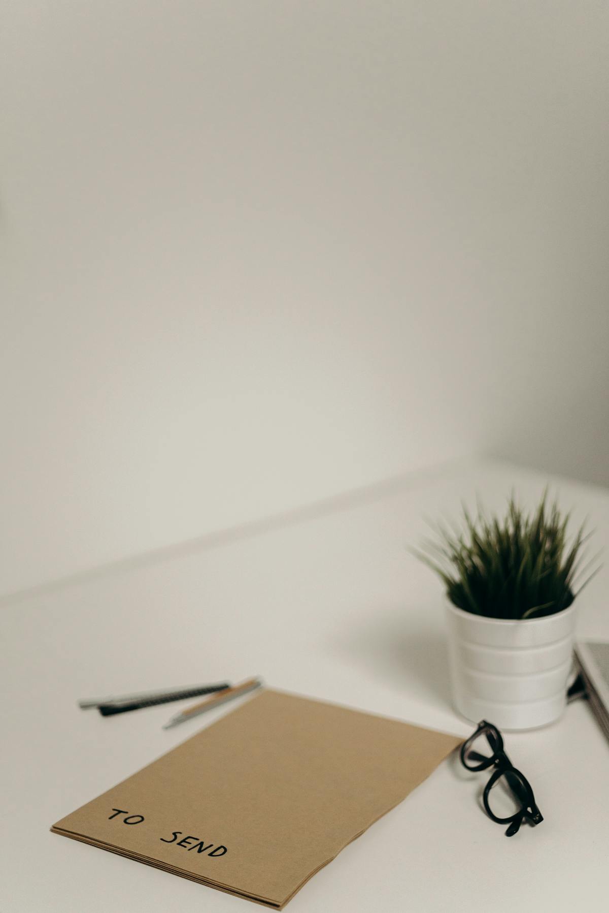 Stationary Photos, Download The BEST Free Stationary Stock Photos & HD ...