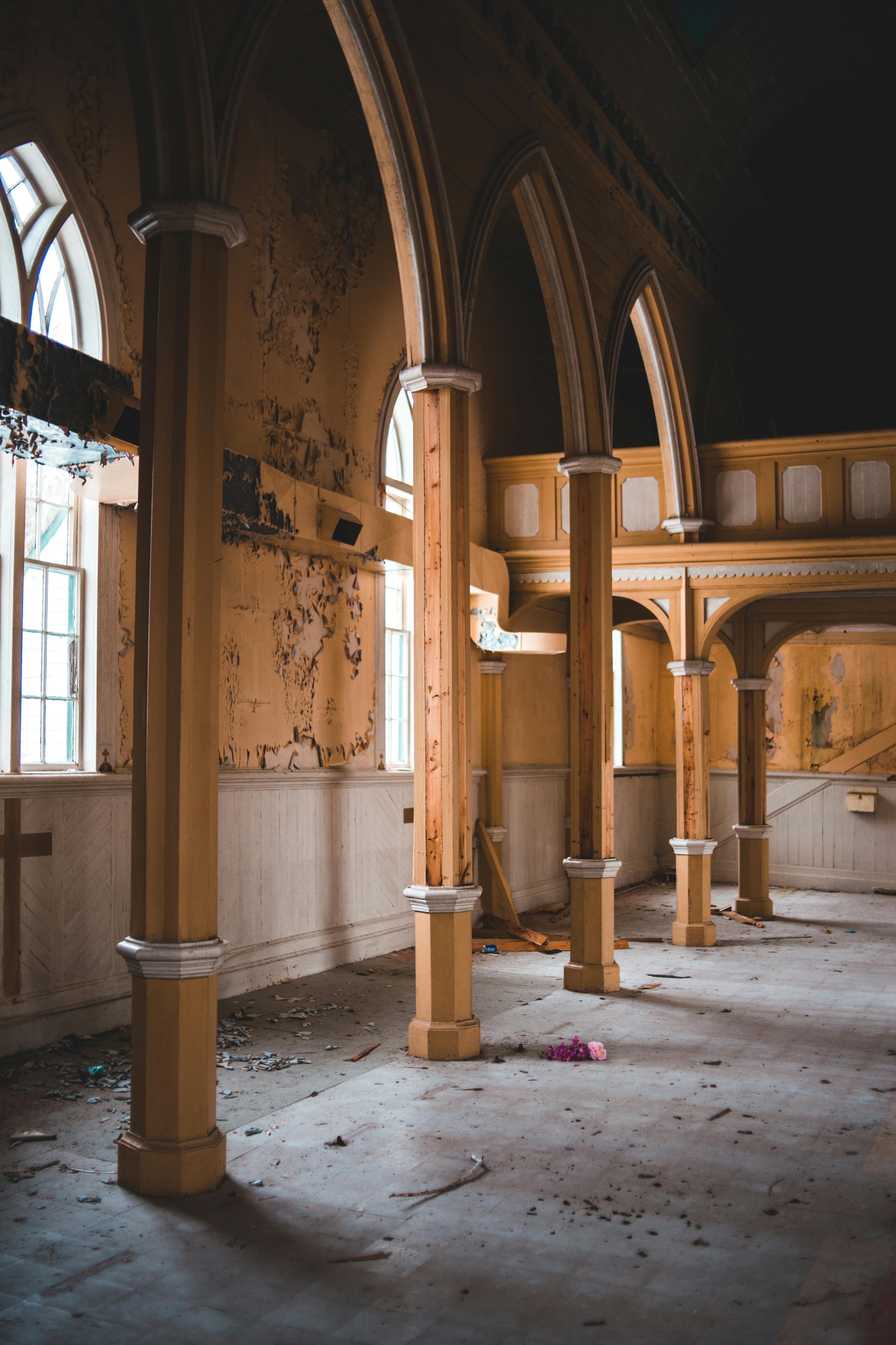 Abandoned Church Building · Free Stock Photo
