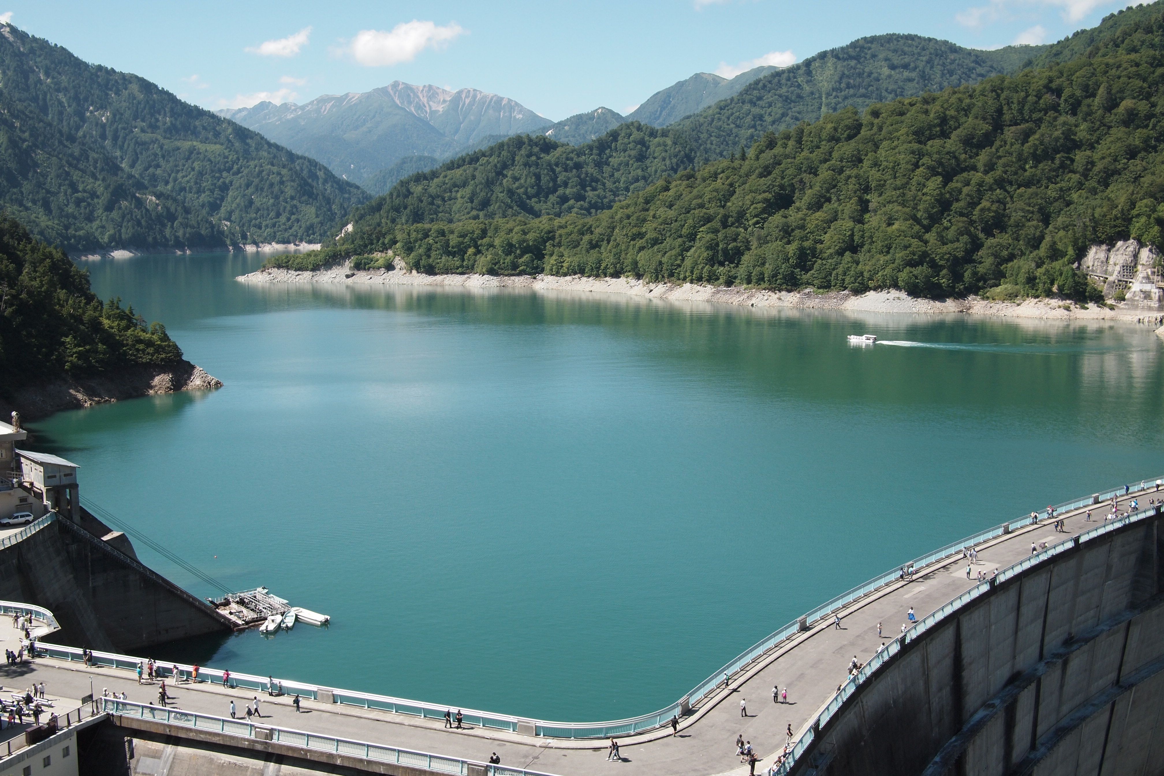 Picturesque view of reservoir and dam in highland · Free Stock Photo