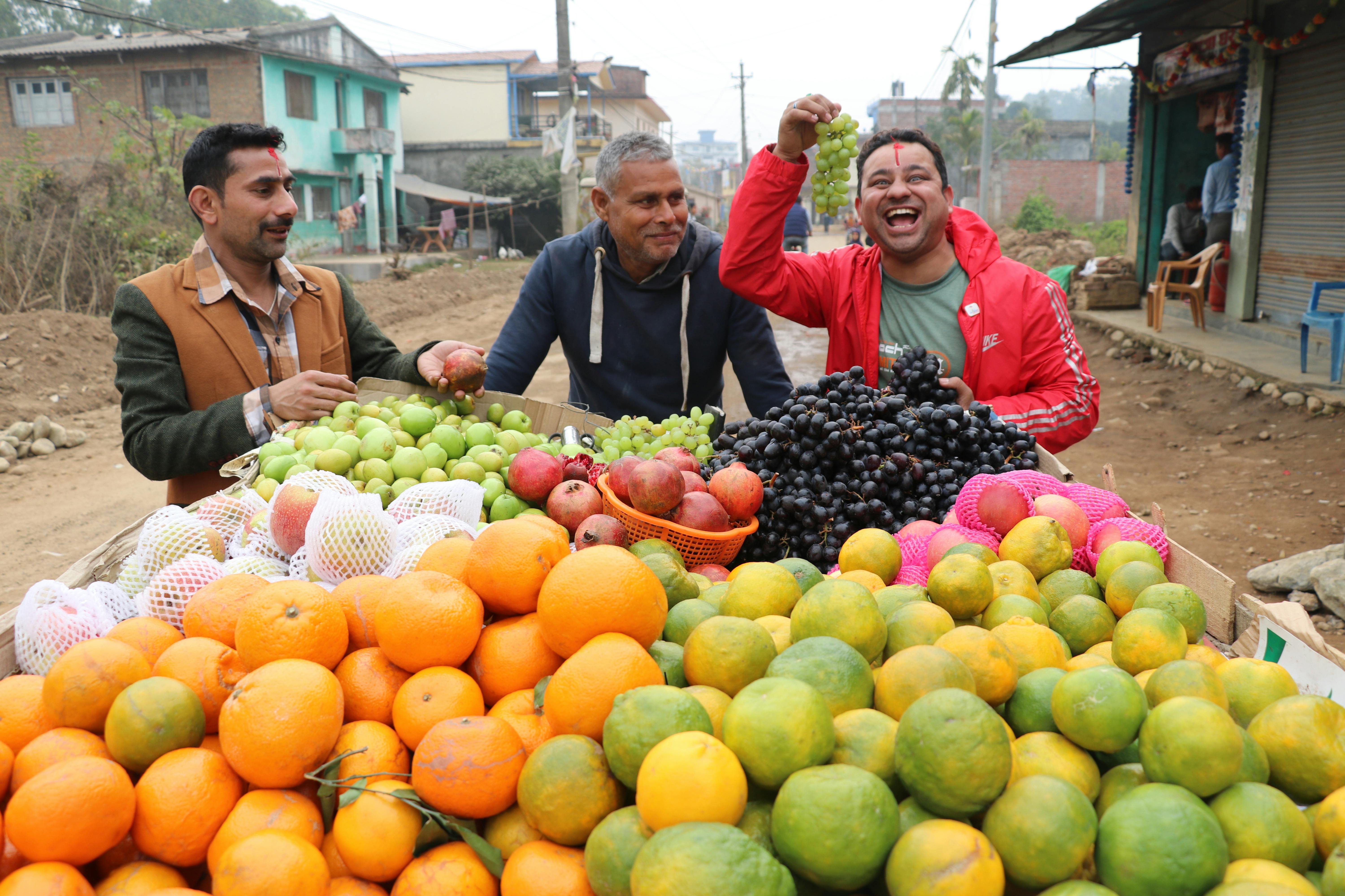 Happy Selling Photos, Download The BEST Free Happy Selling Stock Photos ...