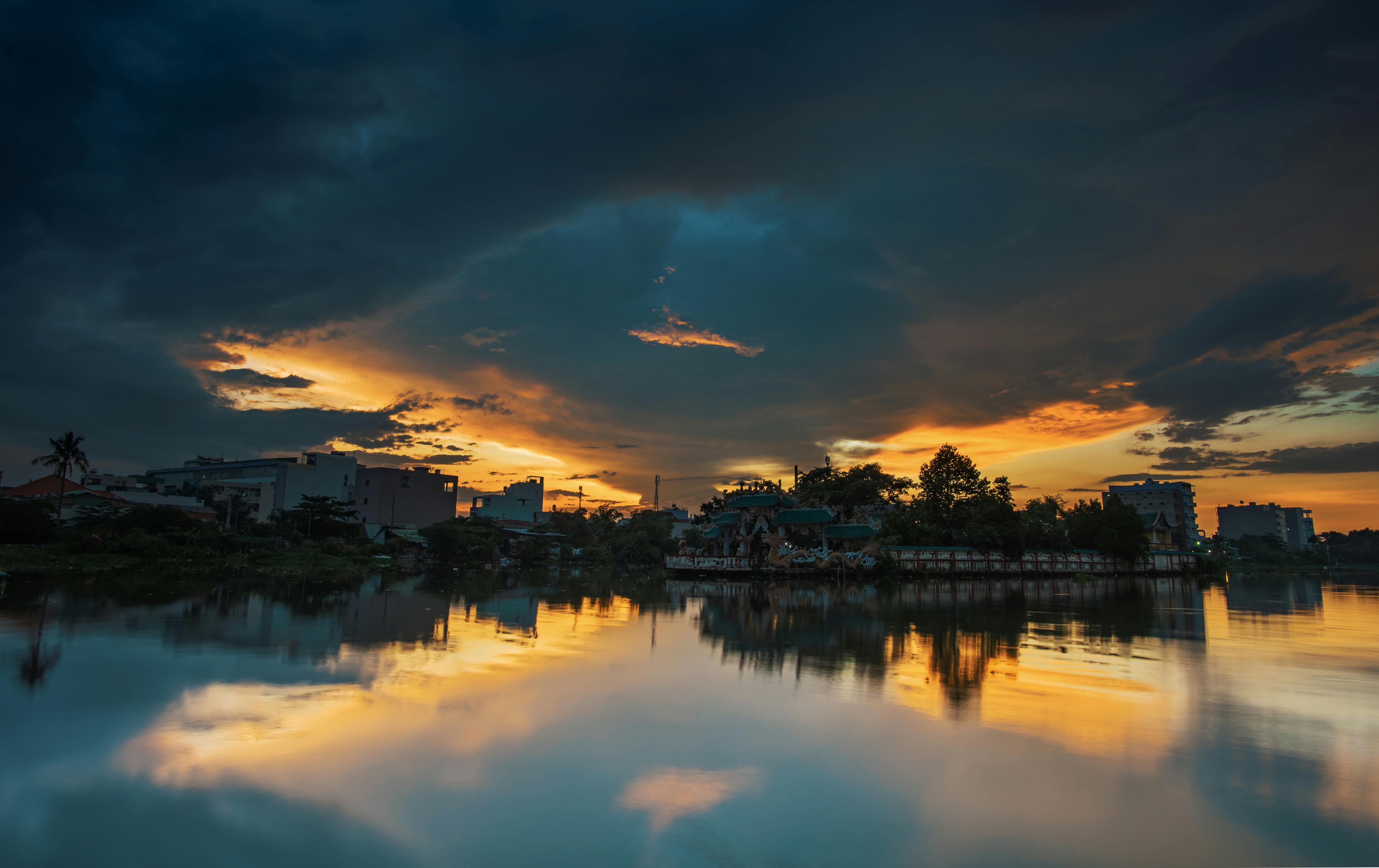 Red Sky over City During Sunset · Free Stock Photo