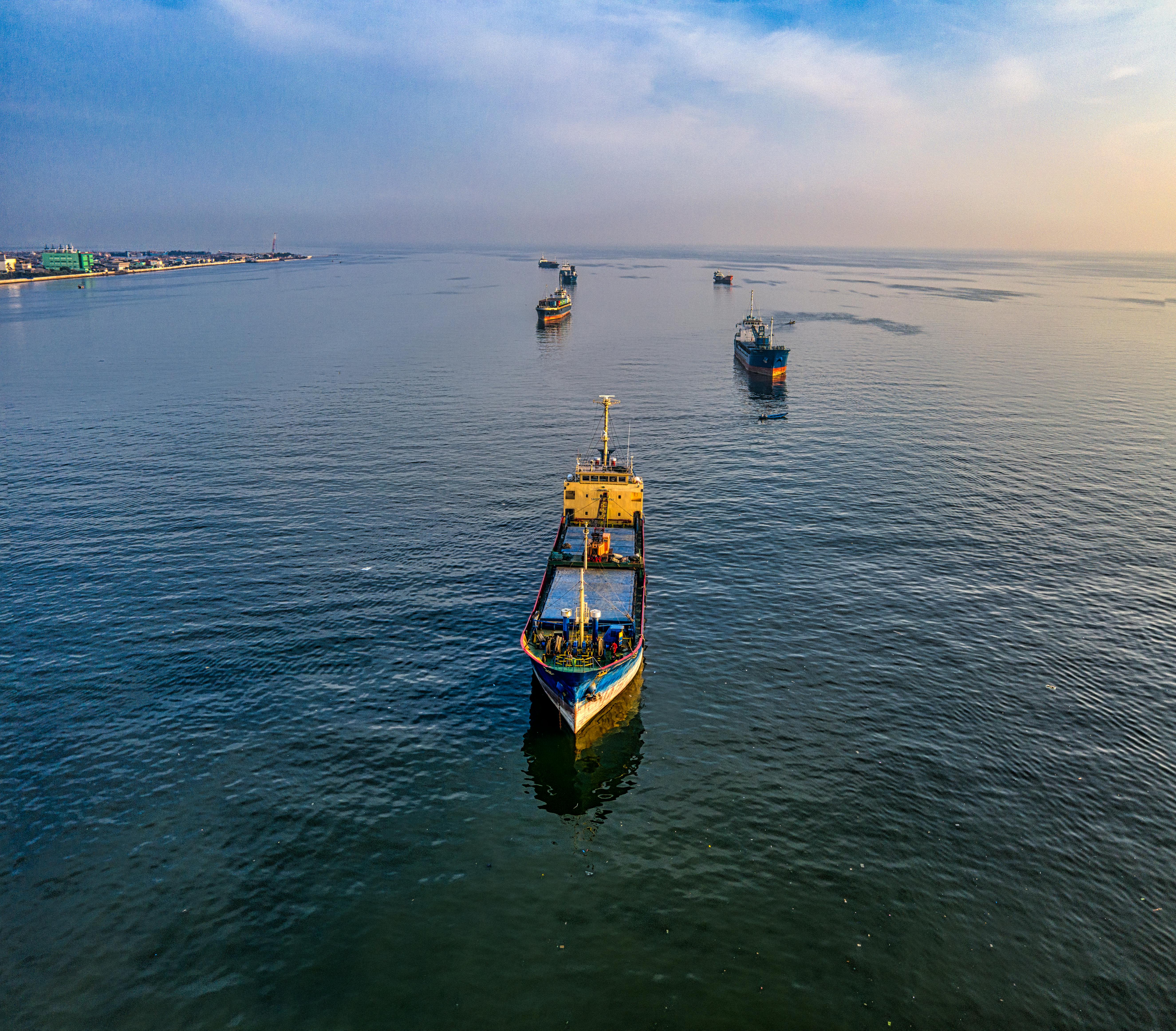 1,000+ Best Vessels Photos · 100% Free Download · Pexels Stock Photos