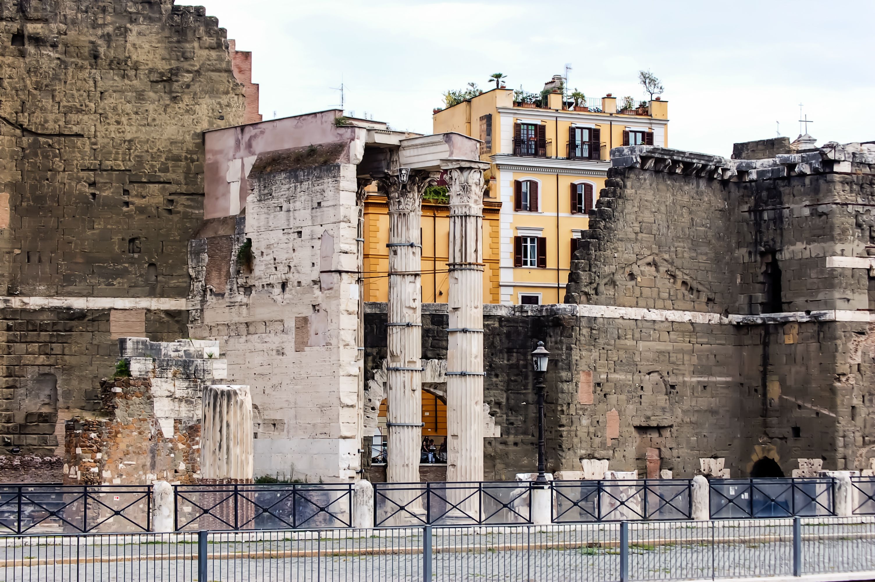Ancient Ruins in City · Free Stock Photo