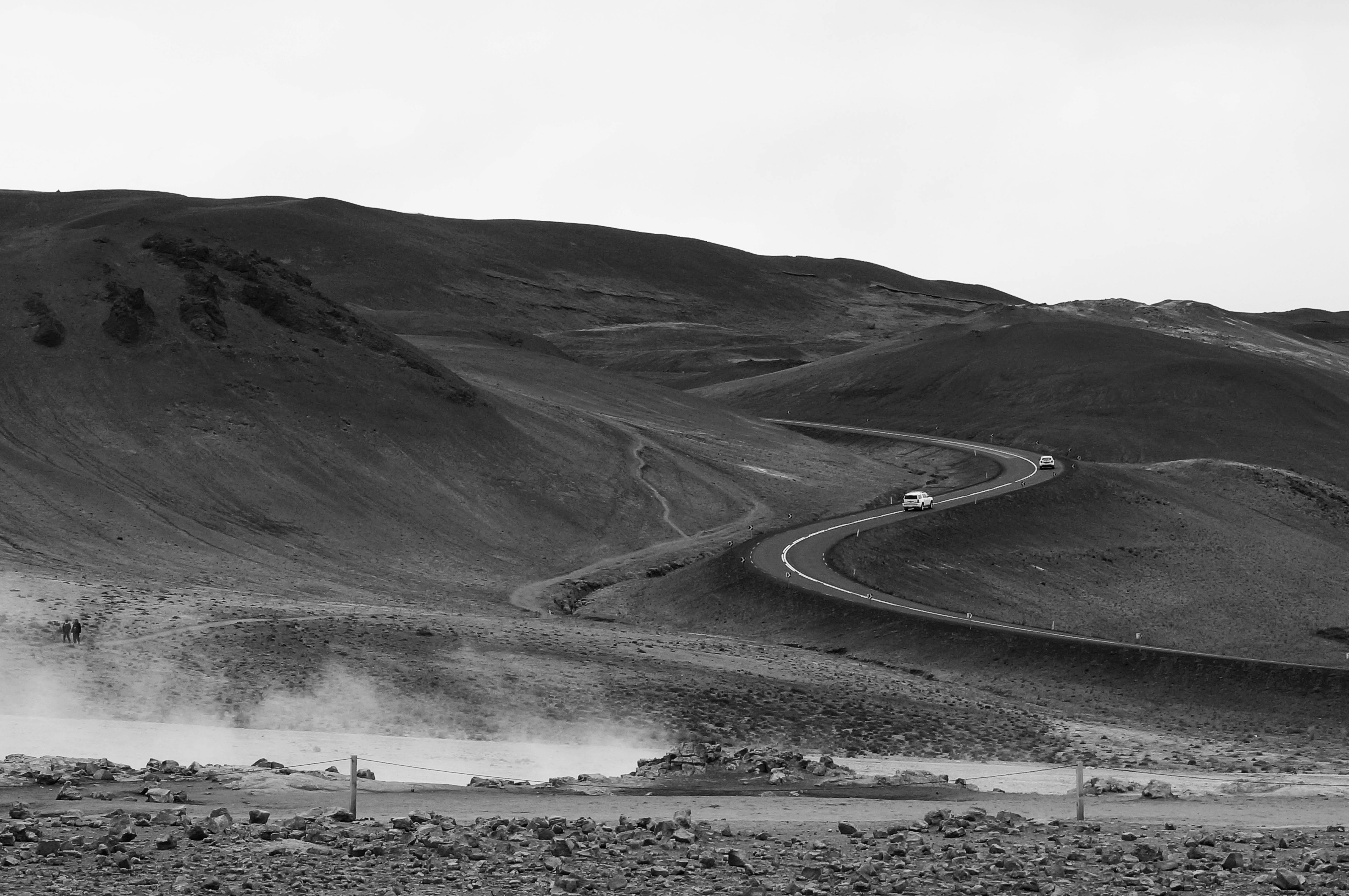 Roadway on slope of mountain · Free Stock Photo