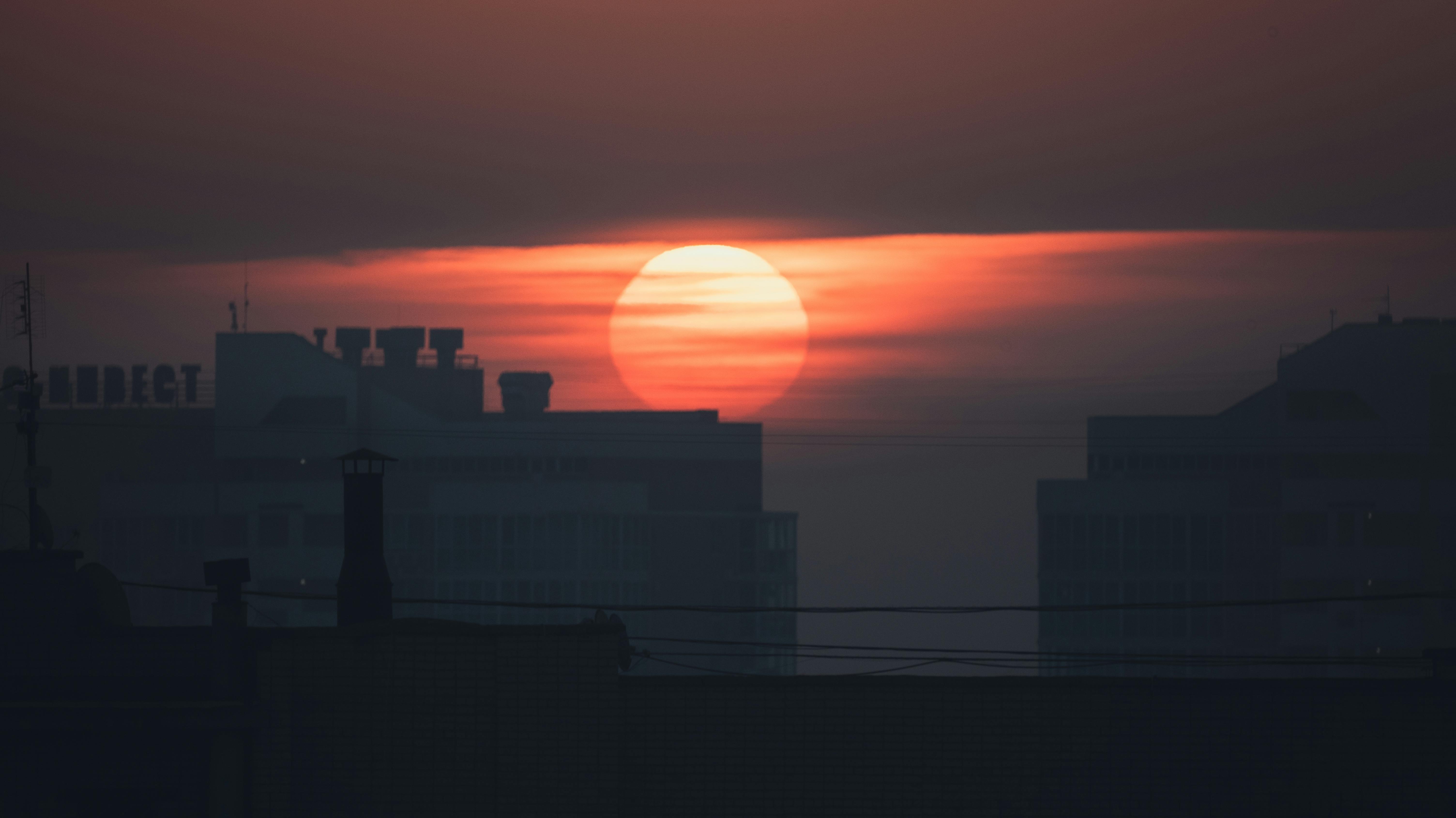 Scenic Photo Of Sun During Dawn · Free Stock Photo