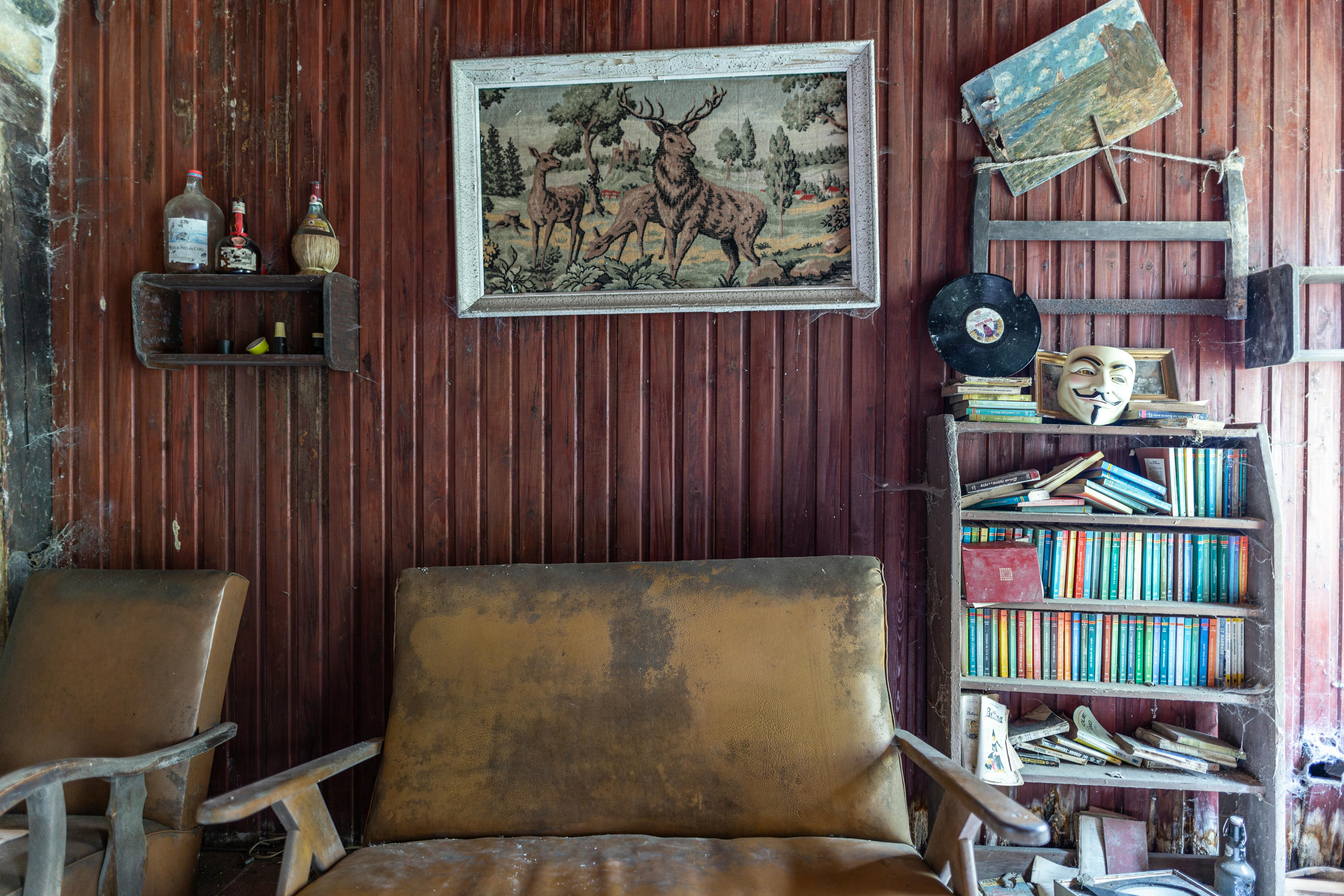 Old Messy Room · Free Stock Photo