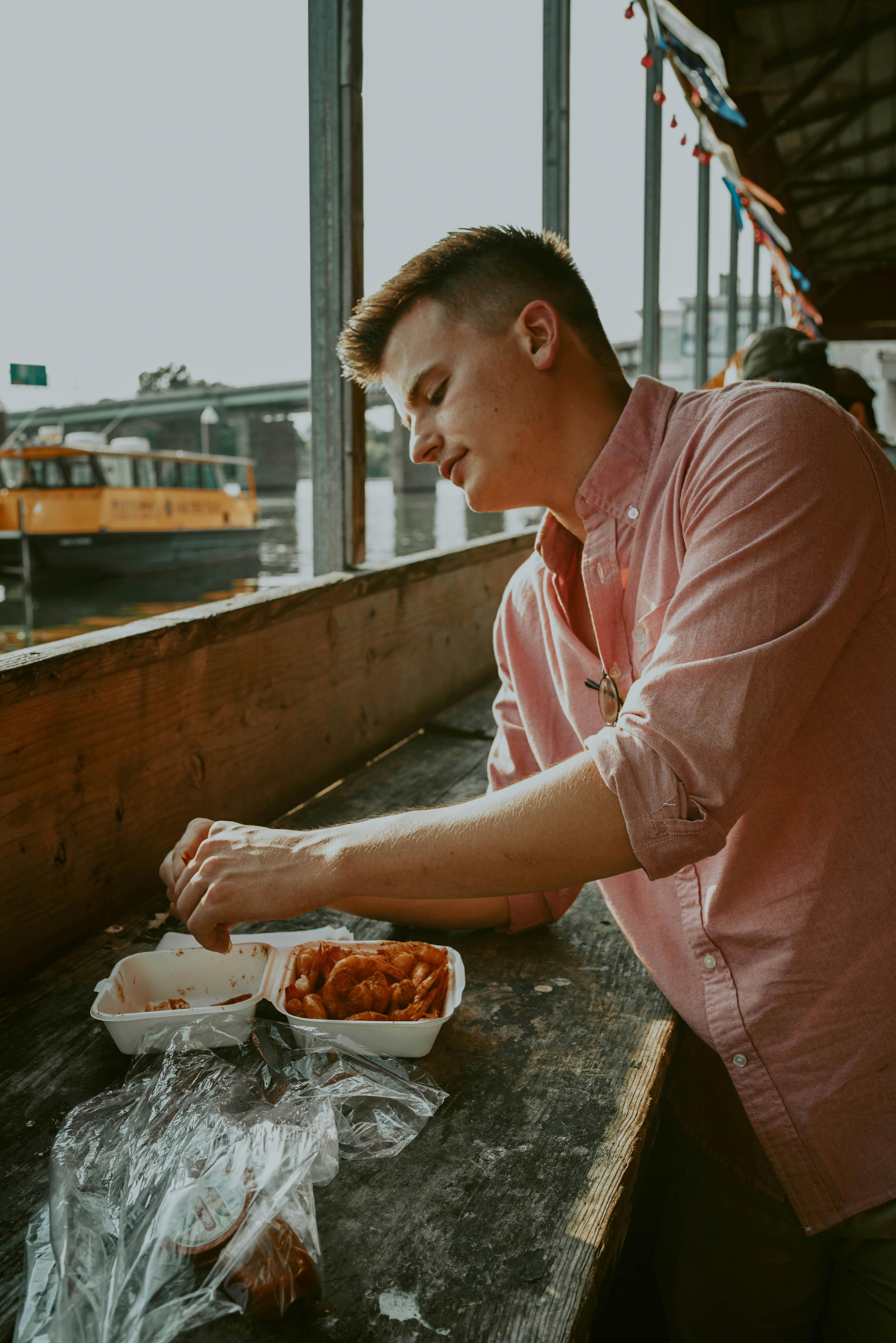 Top Man Eating Photos, Download The BEST Free Top Man Eating Stock ...