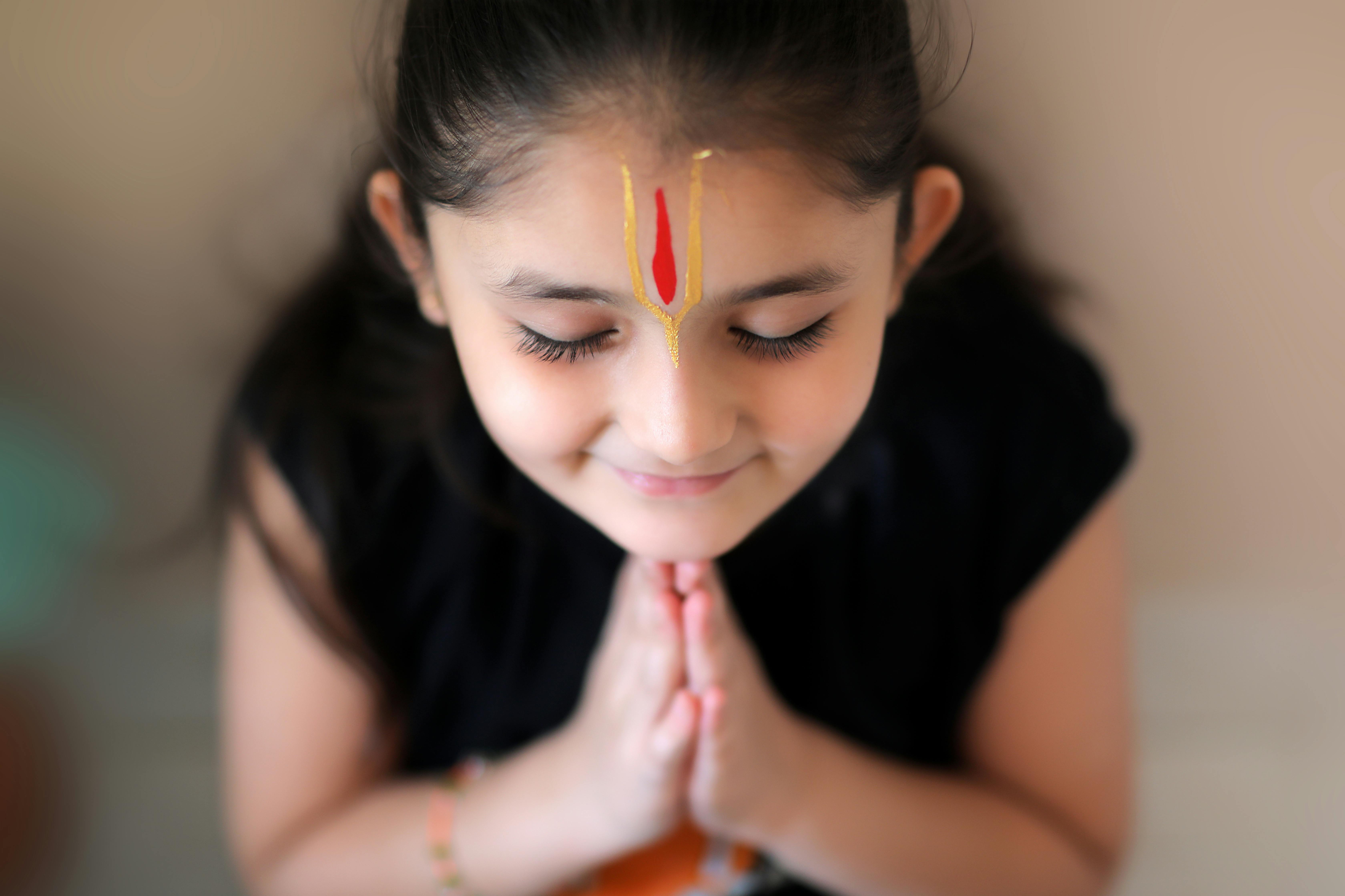 Young Girl Praying Photos, Download The BEST Free Young Girl Praying ...