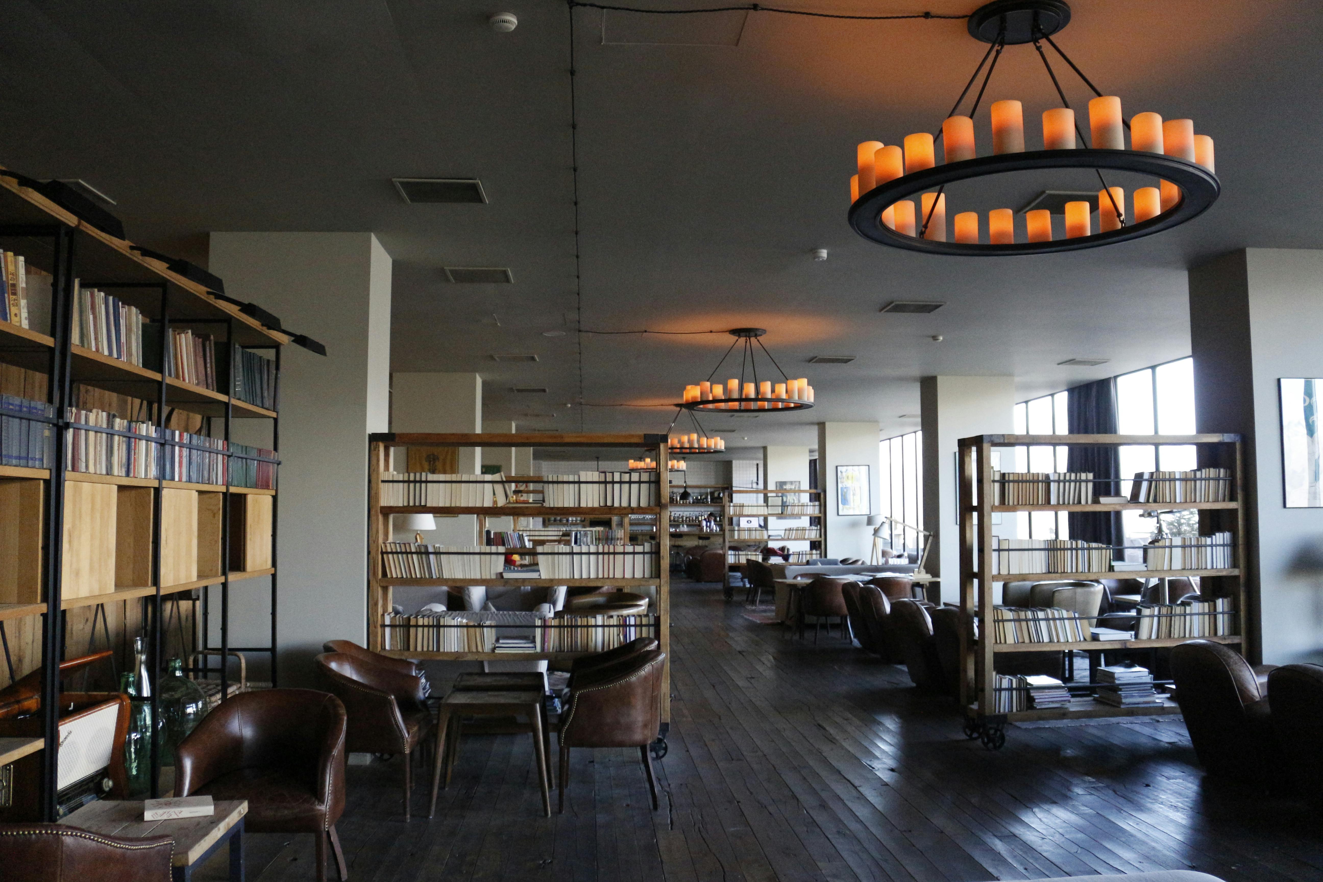 Empty Library Photos, Download The BEST Free Empty Library Stock Photos ...