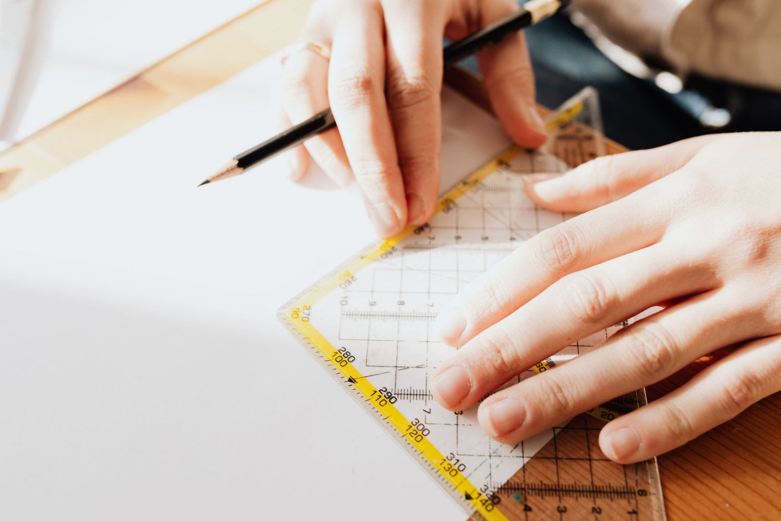 How Can I Measure an Inch with My Finger? [Comprehensive Answer]