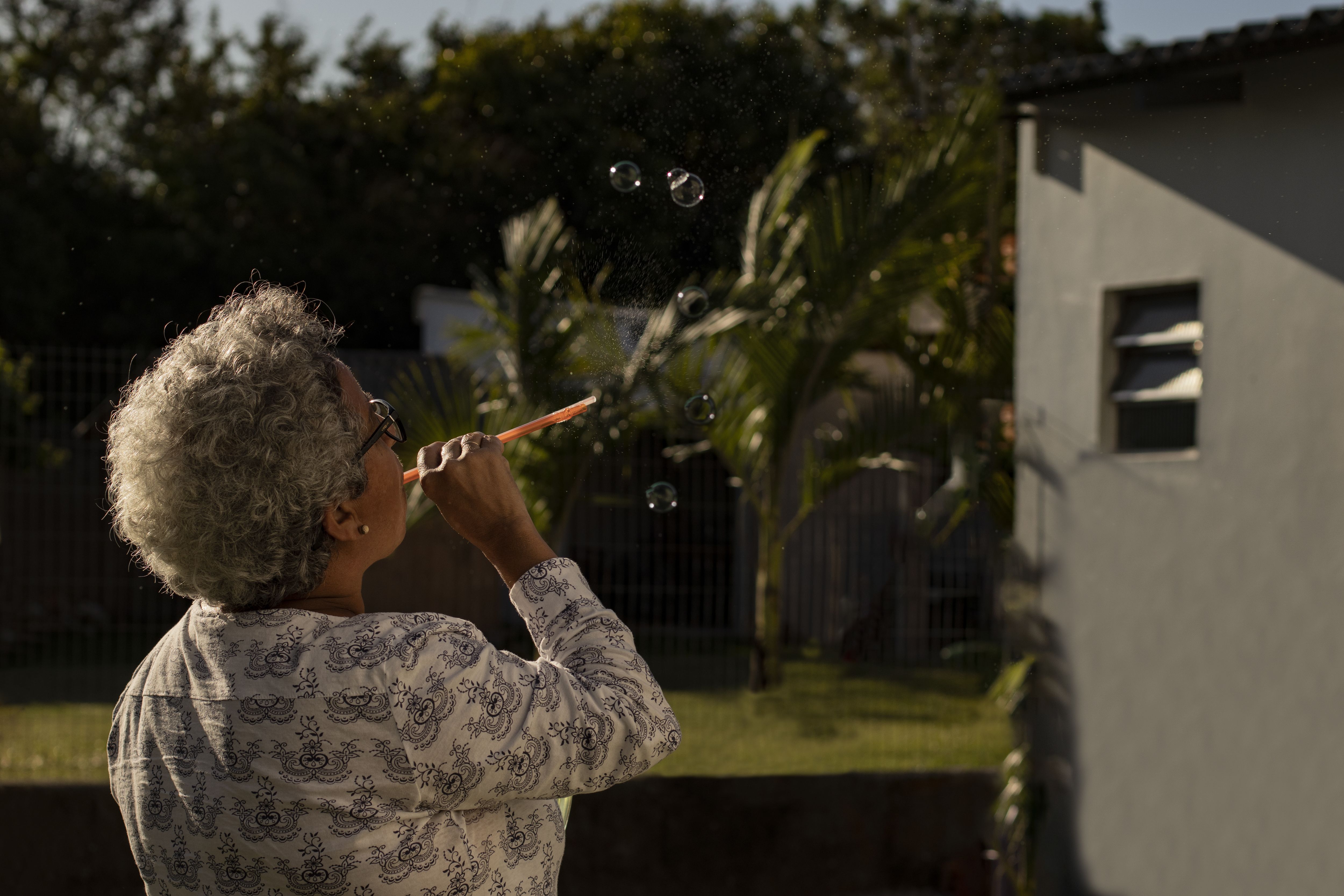 Old Women Playing Photos, Download The BEST Free Old Women Playing ...