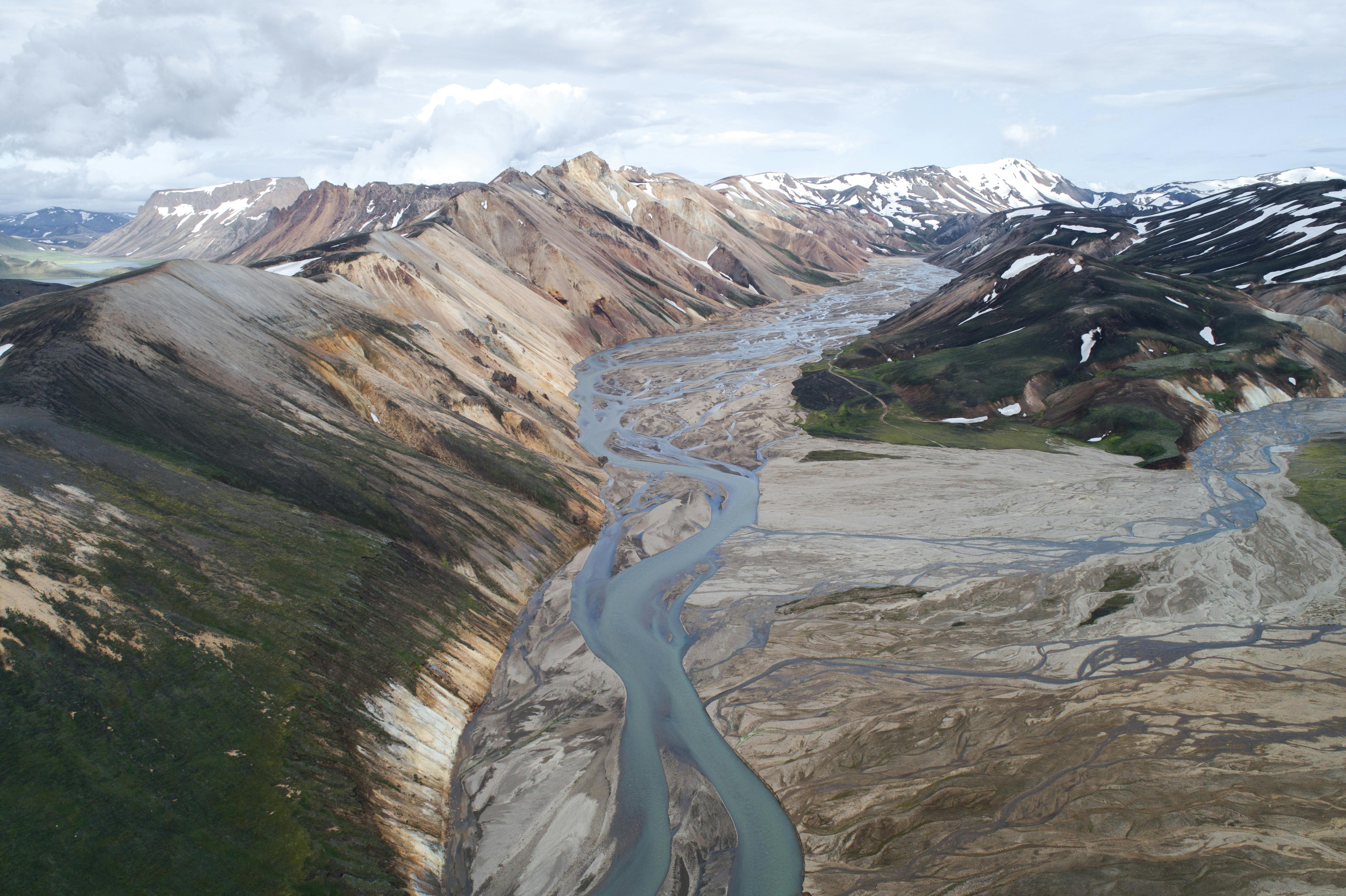 Magnificent Icelandic mountains with river · Free Stock Photo