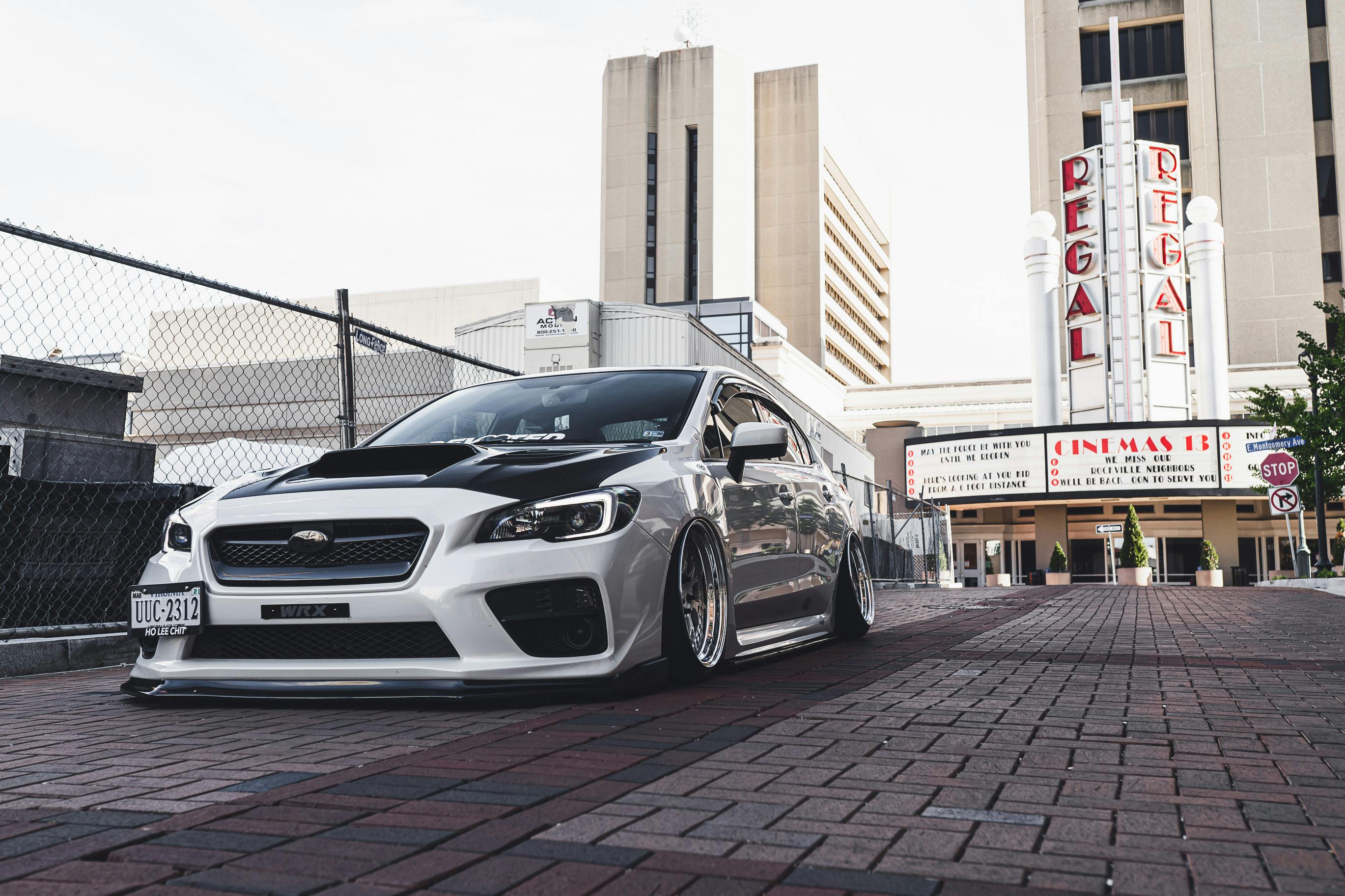 Chrome and Black Engine Display · Free Stock Photo