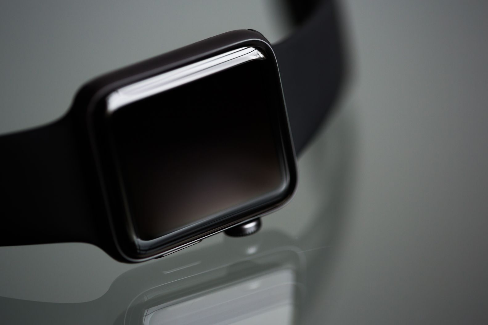 Can Apple Watch Connect to 2 iPhones: Explained in Detail