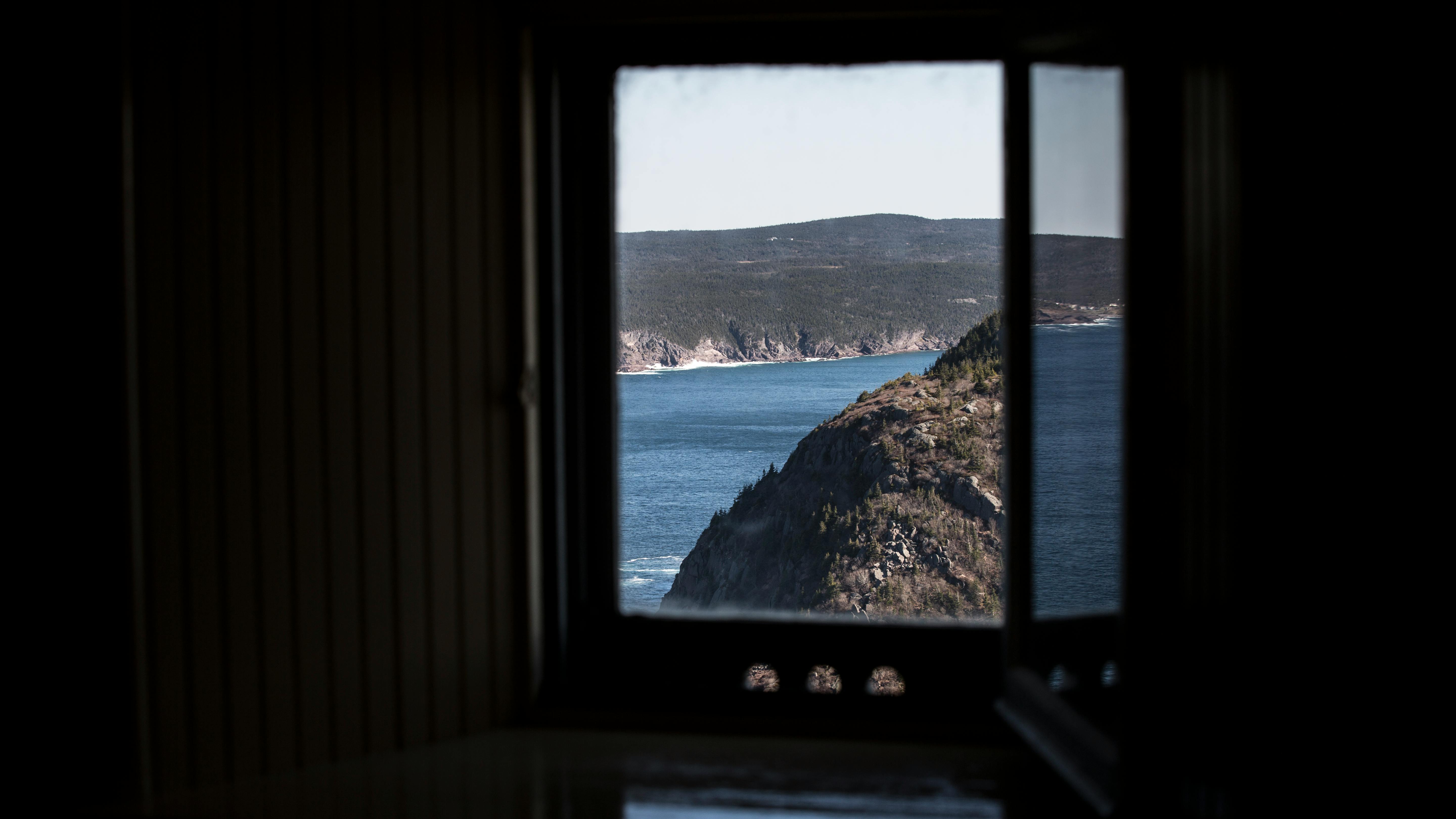 Black Windowpane · Free Stock Photo