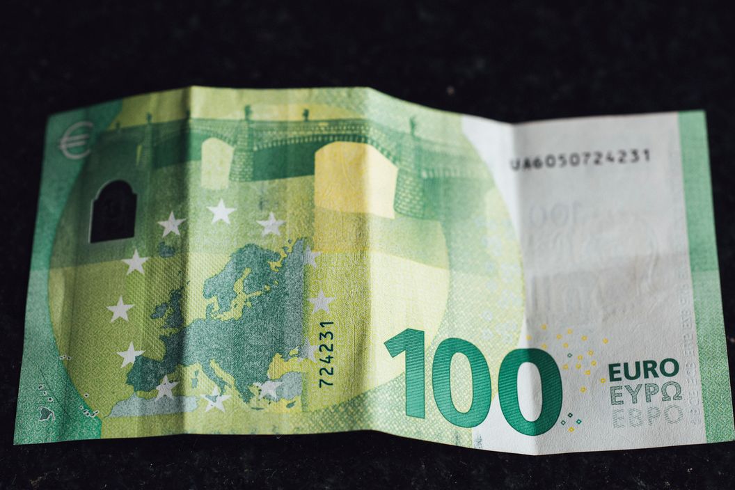 Does France Use the Euro for Currency and Economic Benefits
